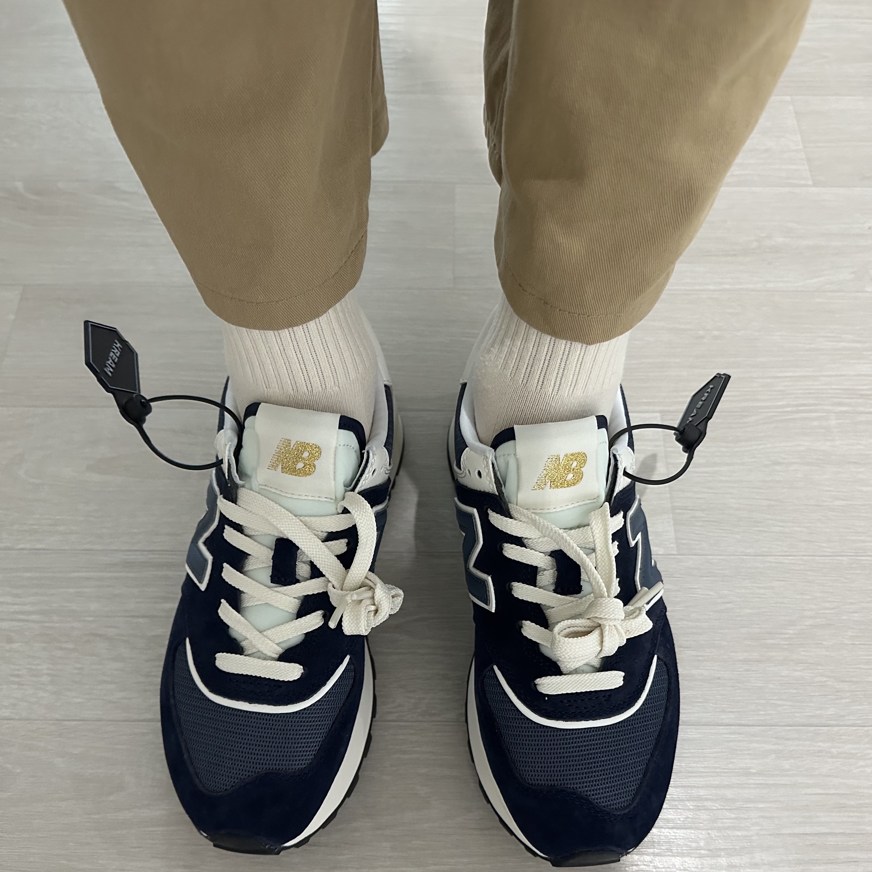 574 레거시 네이비 225 | KREAM