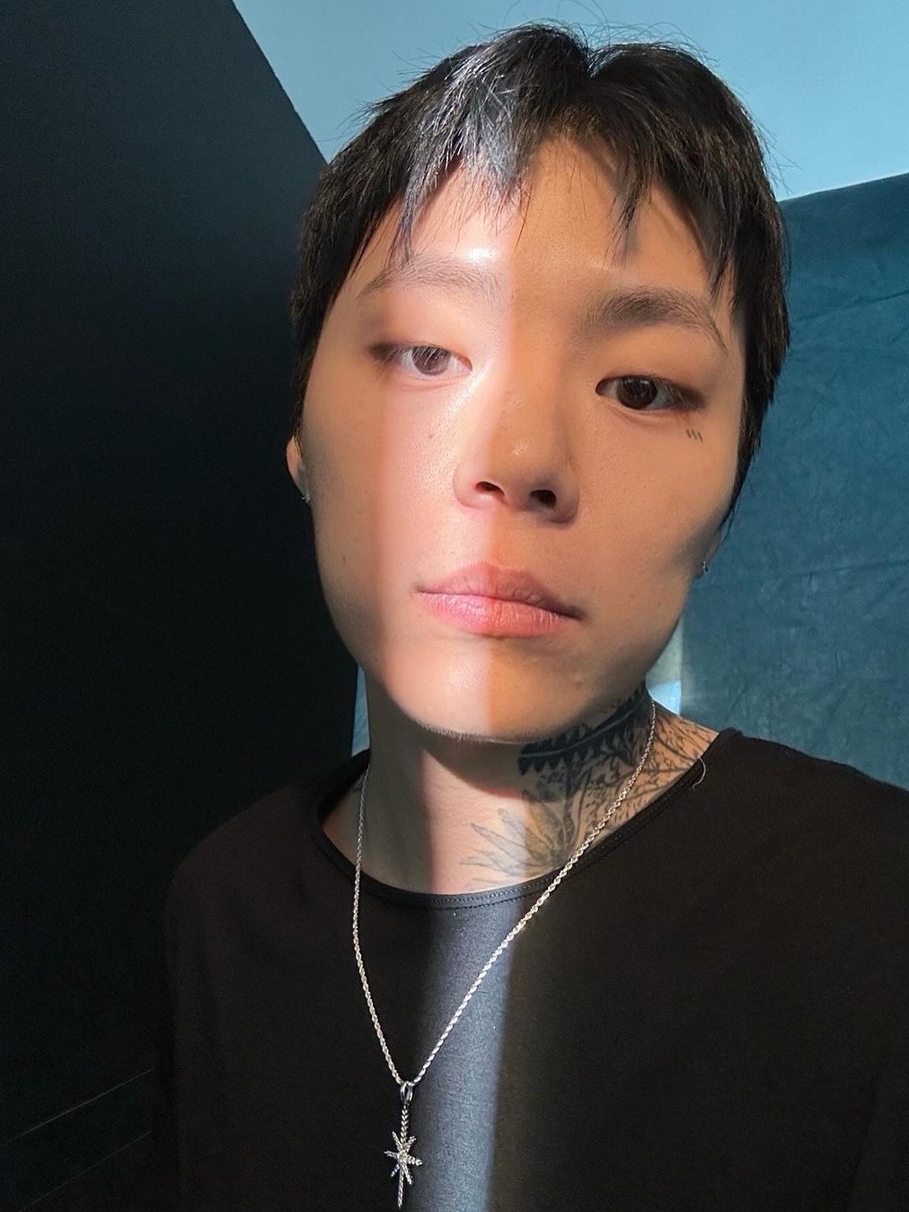 $ (@your_legacy) 님의 게시물 | KREAM