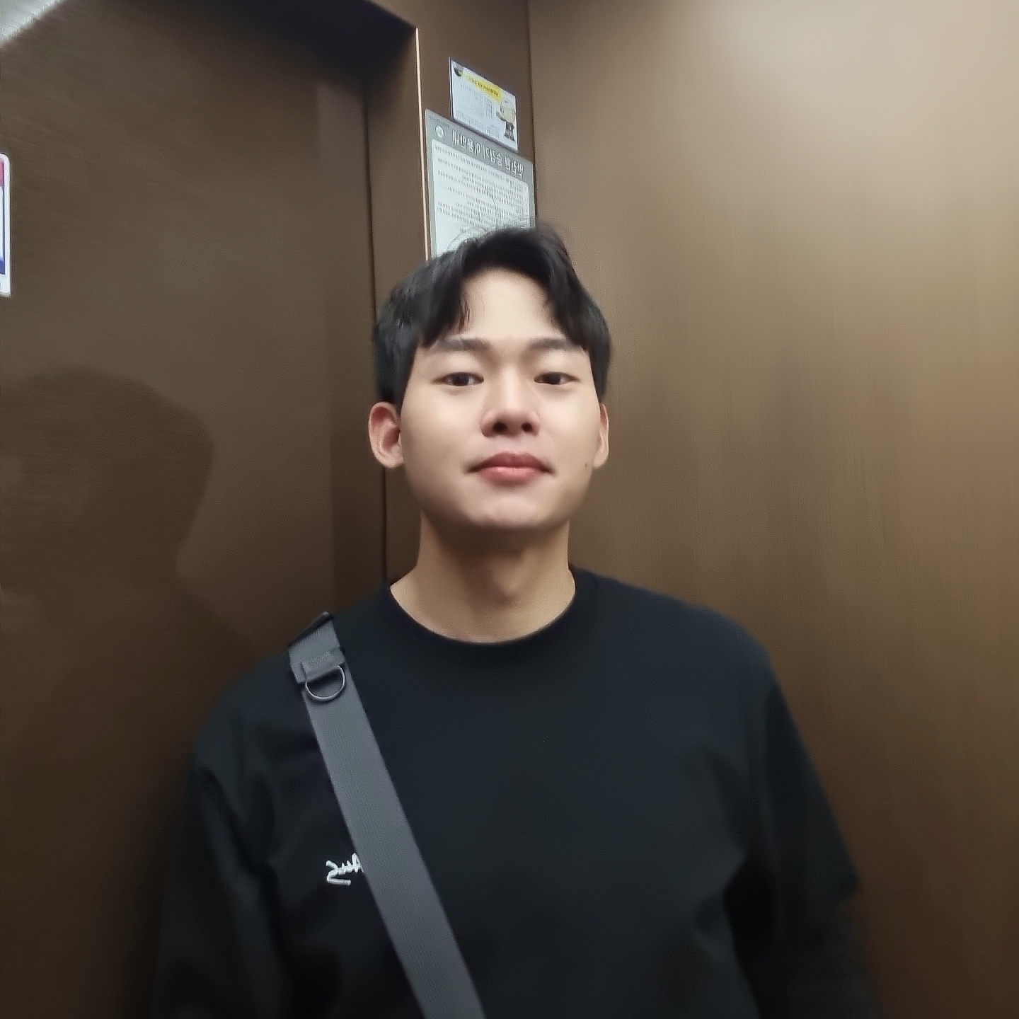 eoroxm100 (@ceqomdalqom) 님의 게시물 | KREAM