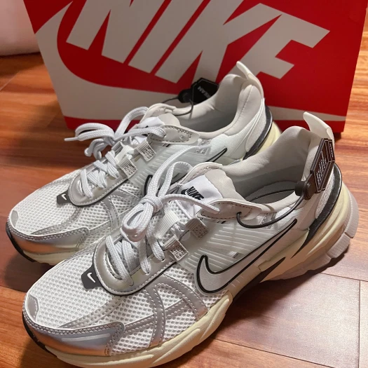 으니s2 (@euns2) 님의 게시물 | KREAM