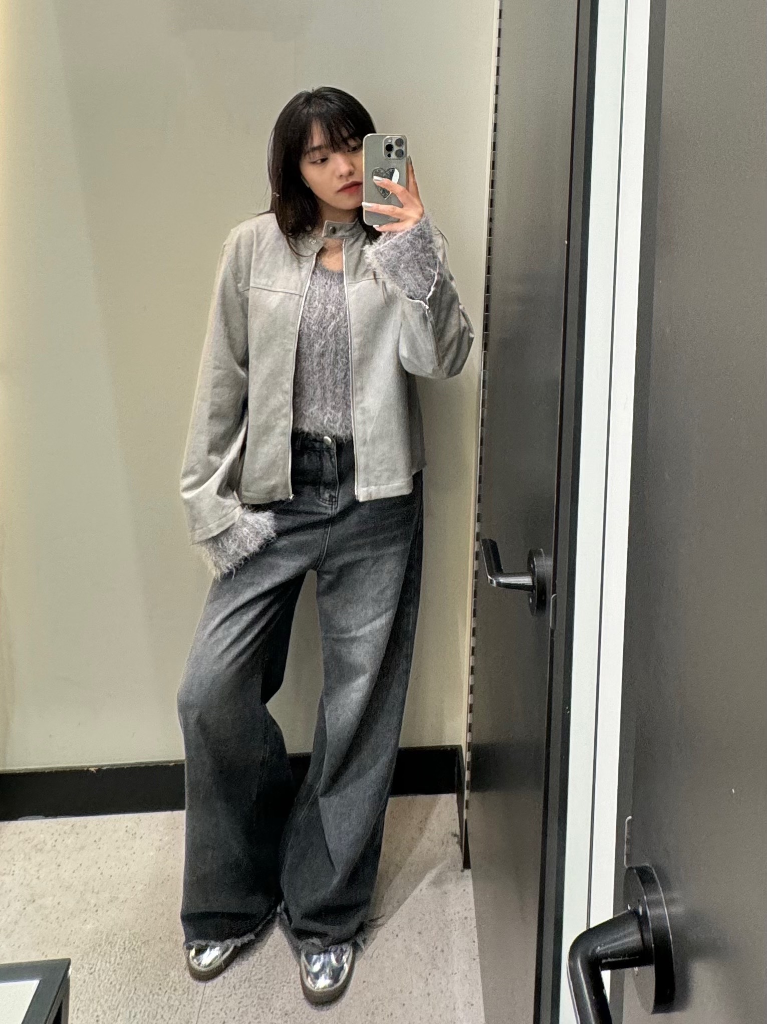 Cara (@caraaaa) 님의 게시물 | KREAM