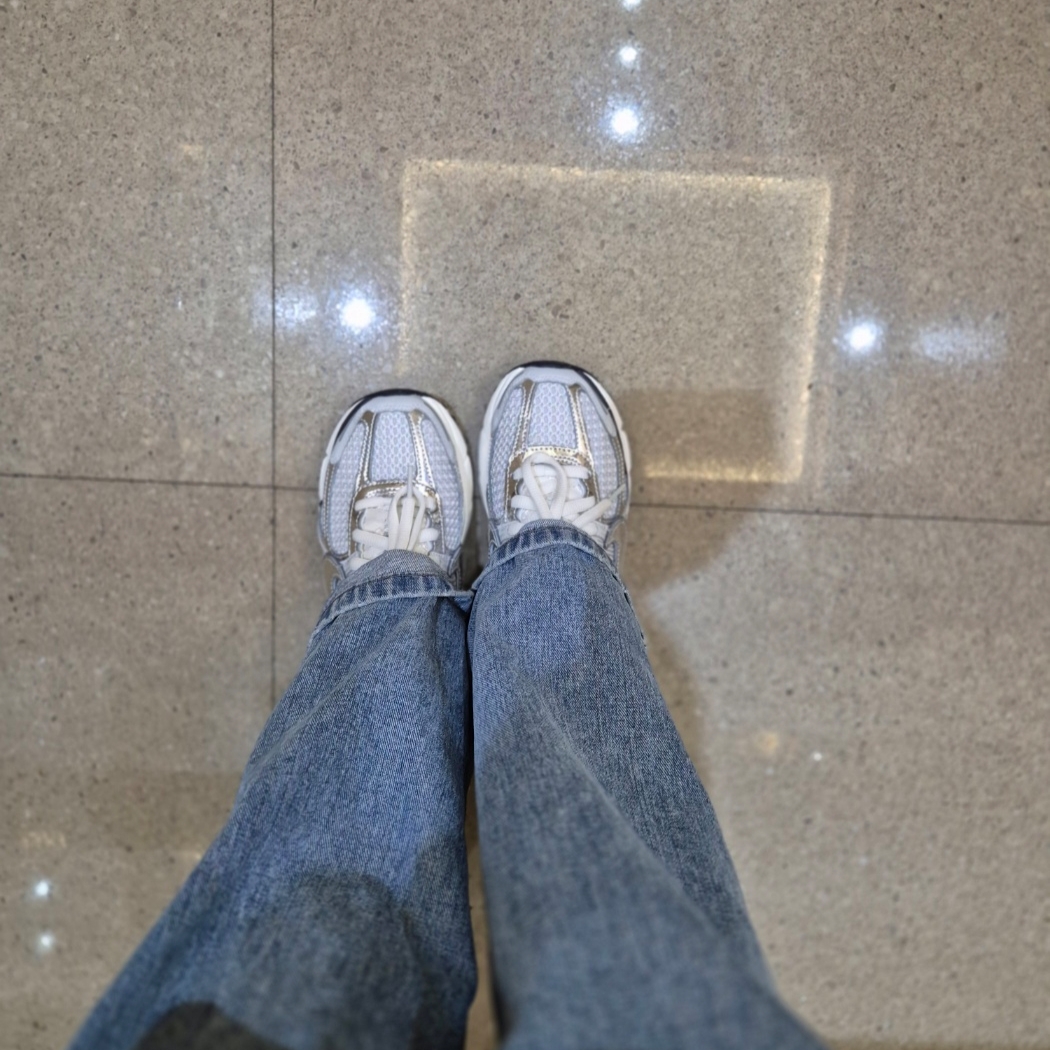 235 신는데 240 딱임 | KREAM