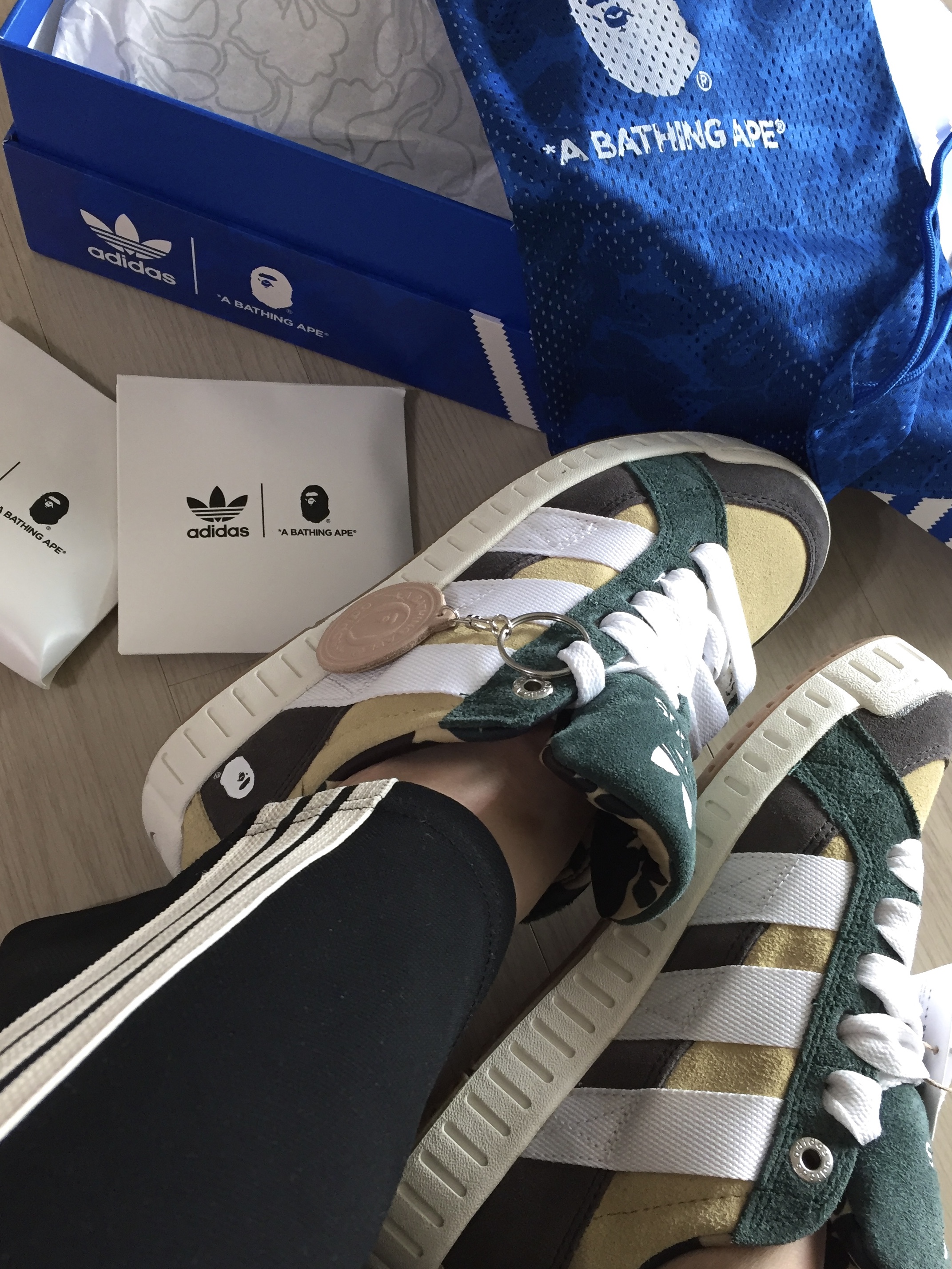 아디다스 X 베이프 개기엽다 🤤 | KREAM