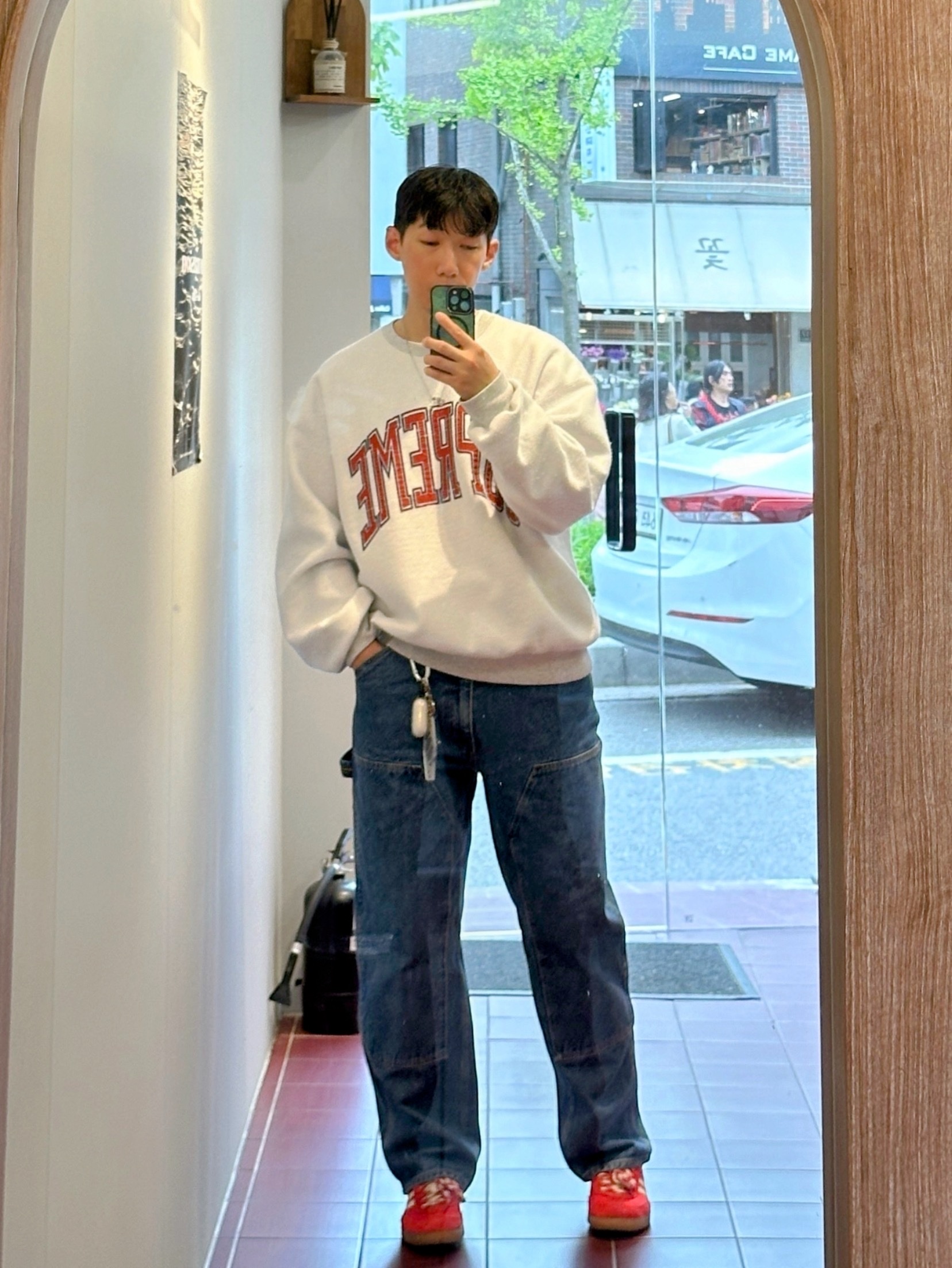 떤 더 (@you_are_so_far) 님의 게시물 | KREAM