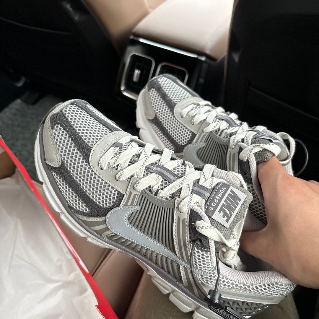 나이키 줌 보메로5 | KREAM