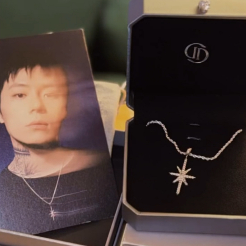 👋 (@jkblwt) 님의 게시물 | KREAM