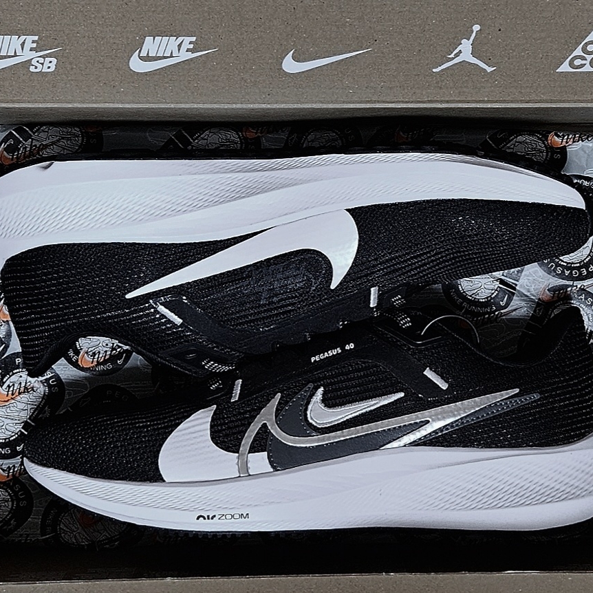 생각보다 예쁨 | KREAM