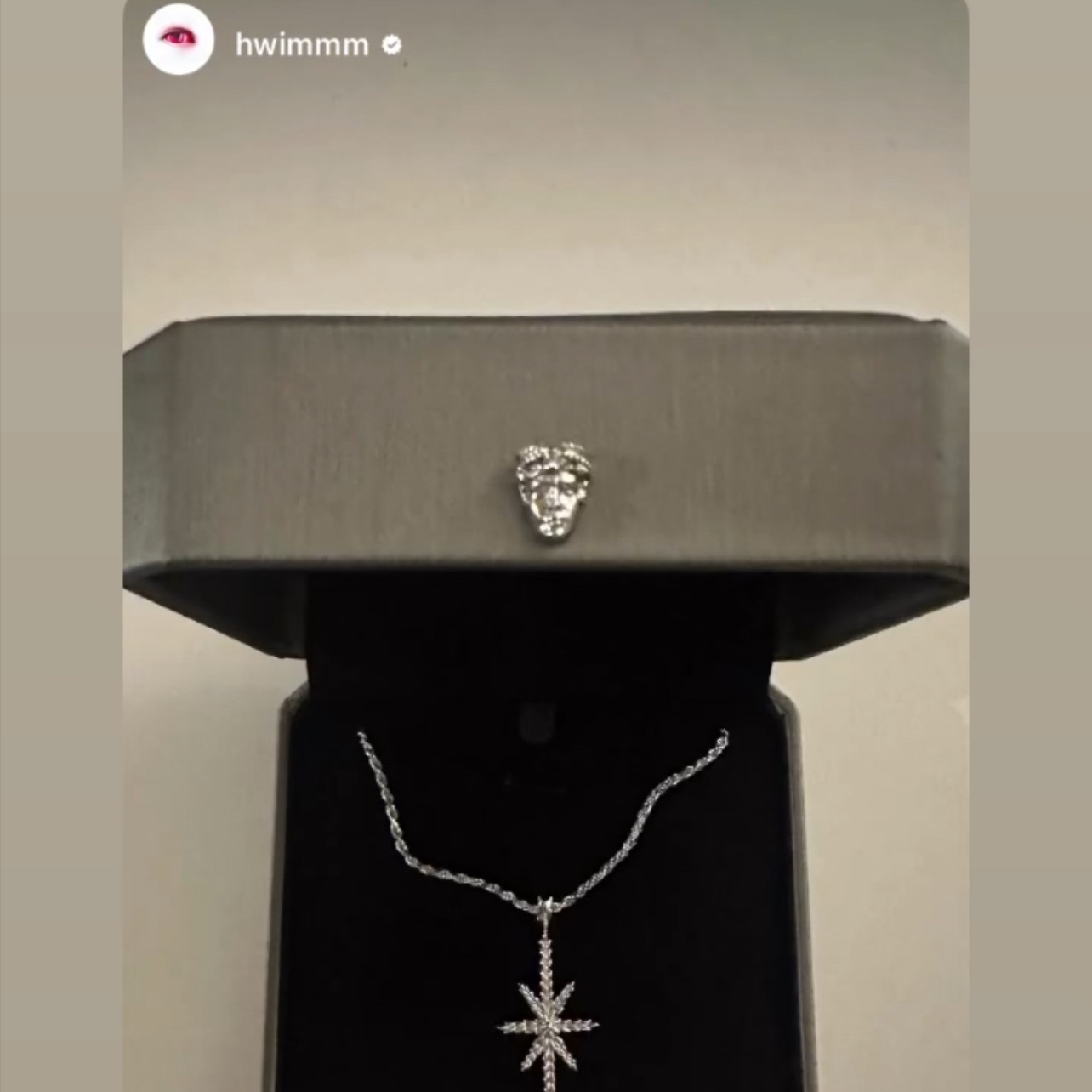 👋 (@jkblwt) 님의 게시물 | KREAM