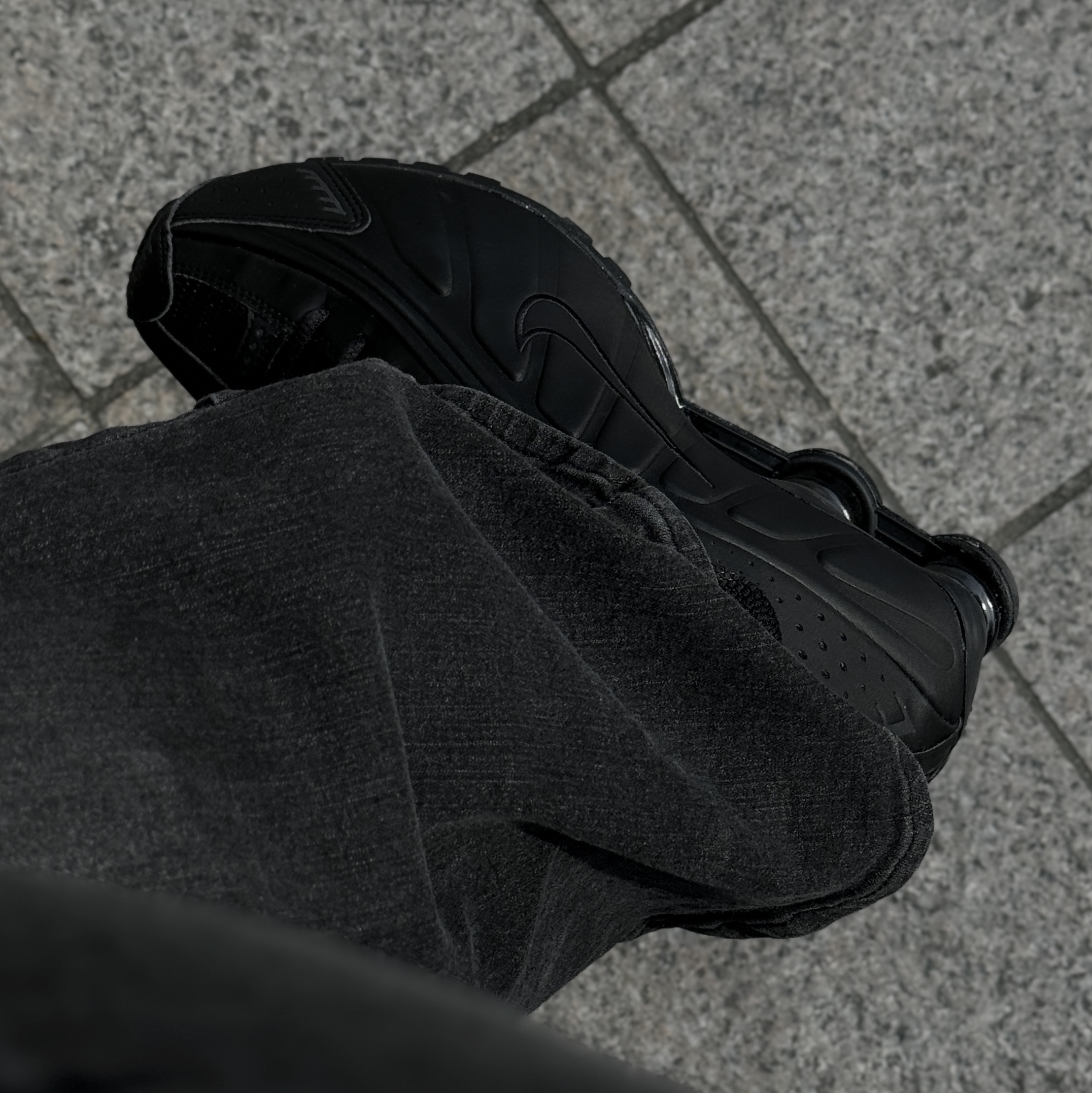 R4 샥스 블랙 | KREAM