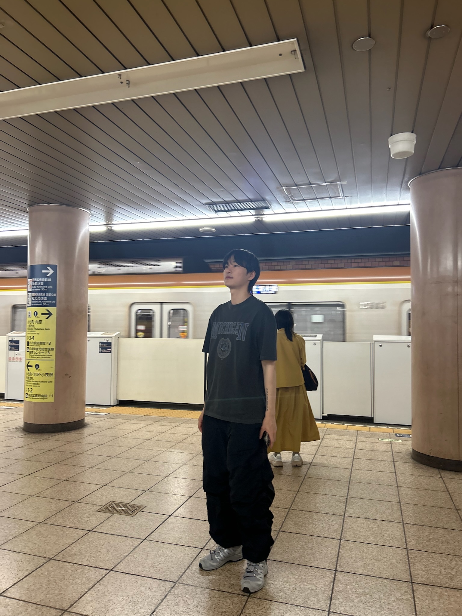 첫 살로몬 | KREAM