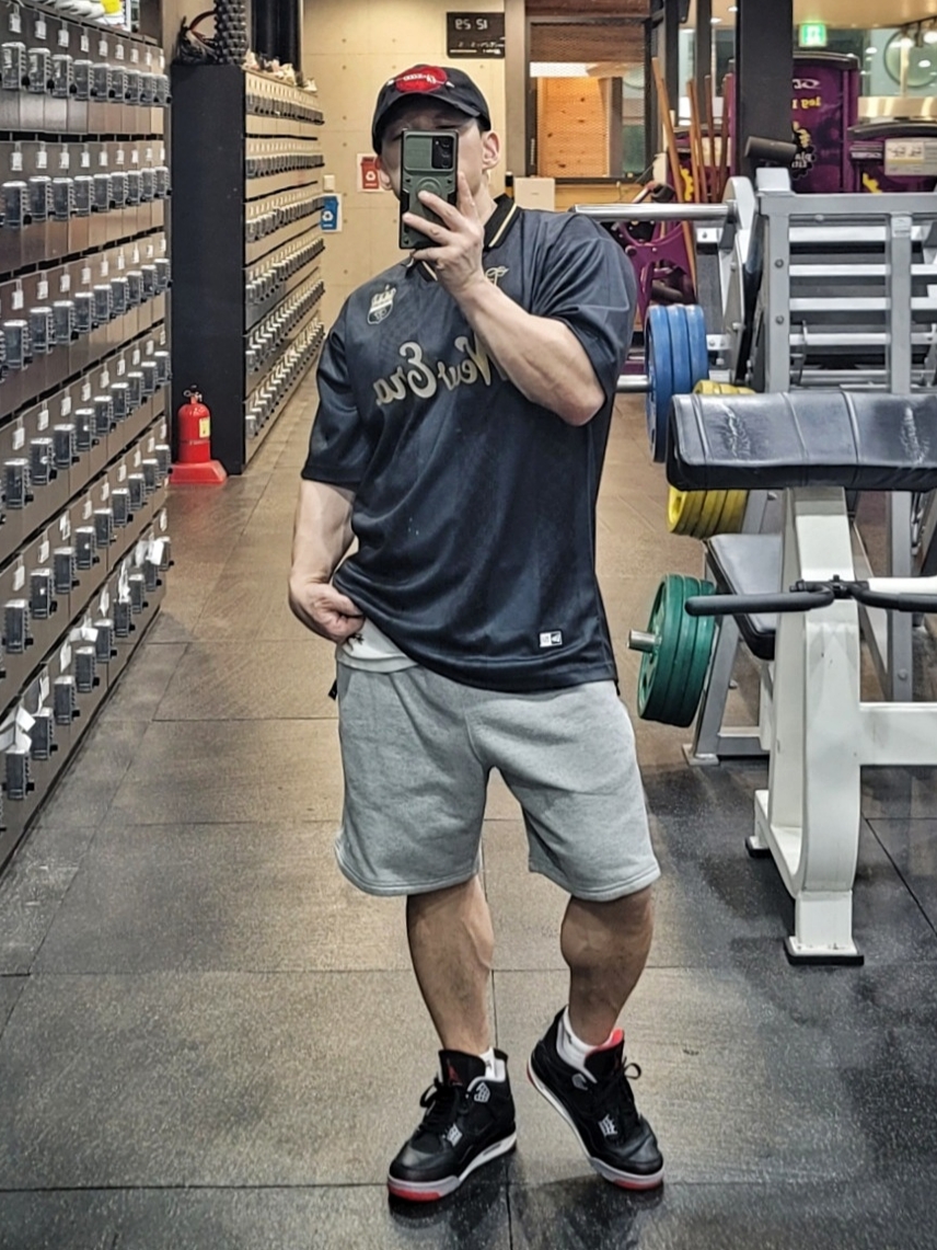 (@musclefit_nike) 님의 게시물 | KREAM