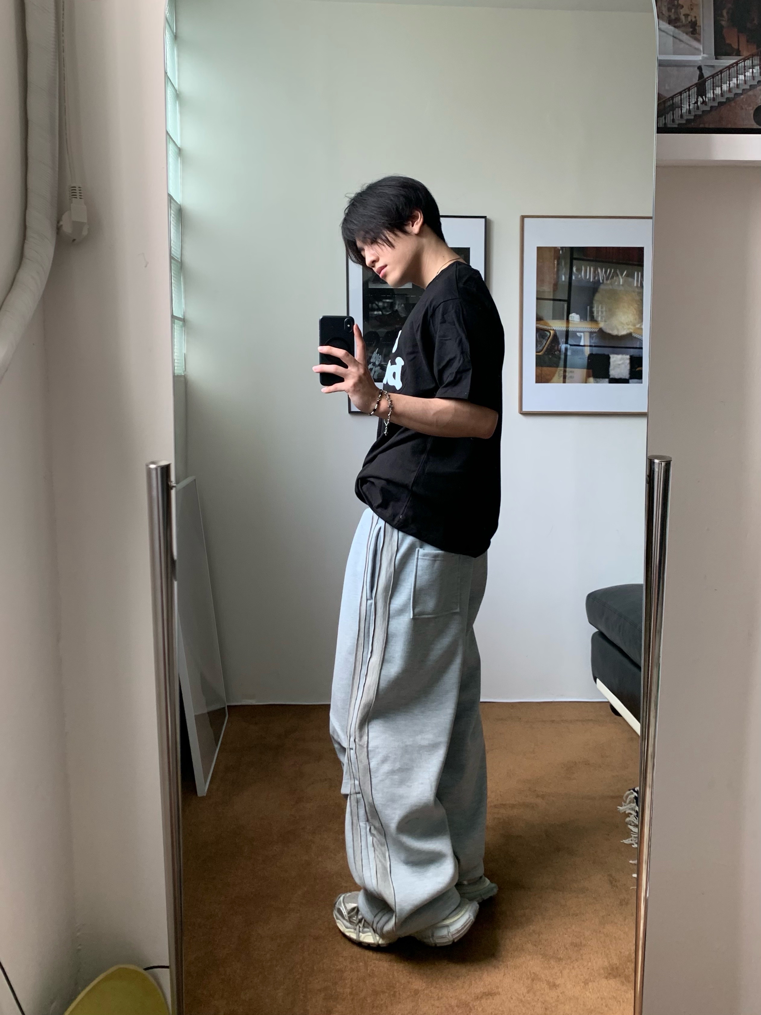 정동수 (@_dong.su) 님의 게시물 | KREAM