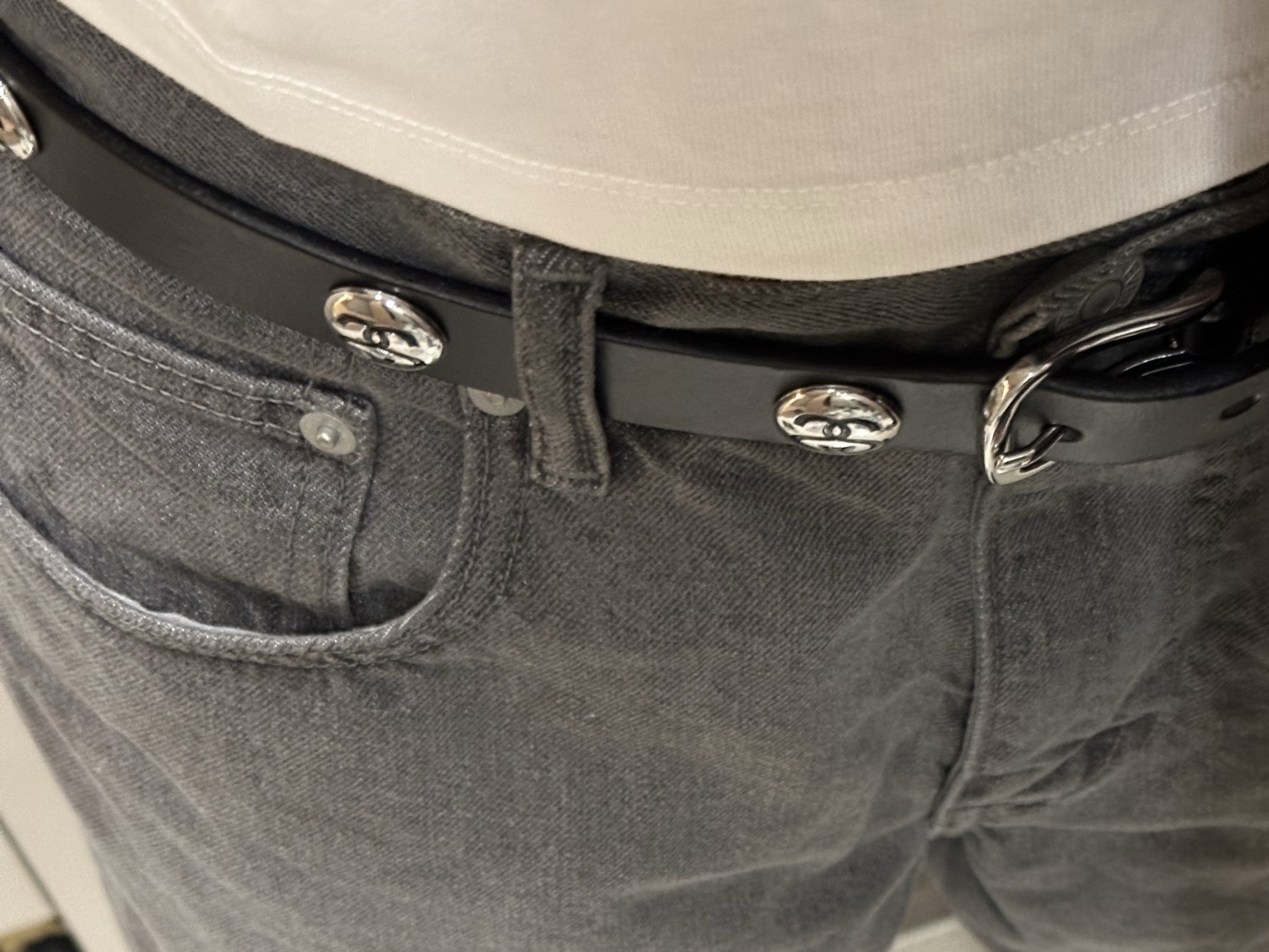 (@golocat) 님의 게시물 | KREAM