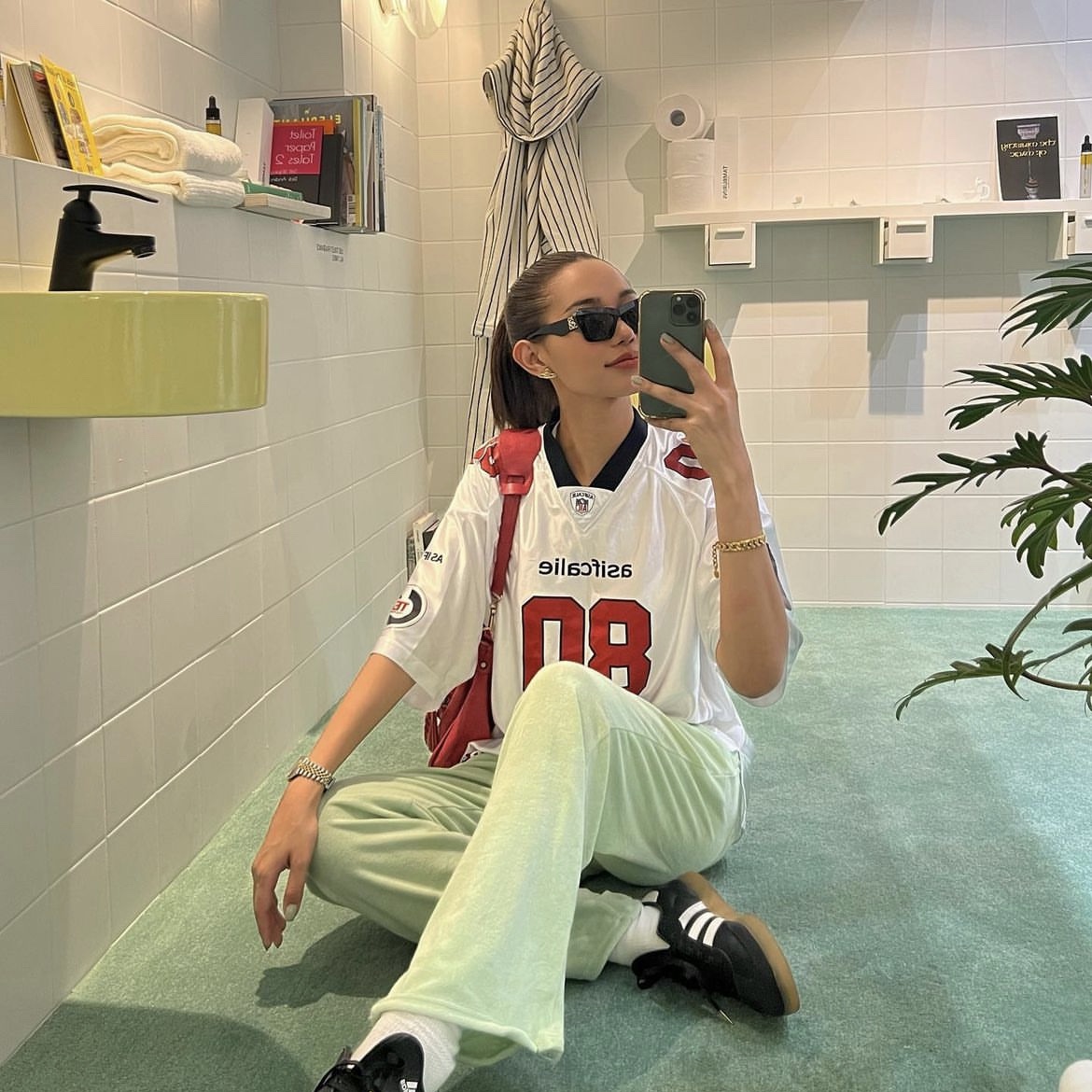 $ (@your_legacy) 님의 게시물 | KREAM