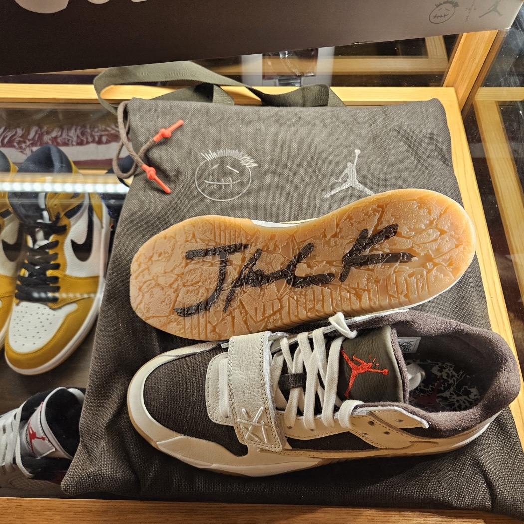 박형식 (@yogitako) 님의 게시물 | KREAM