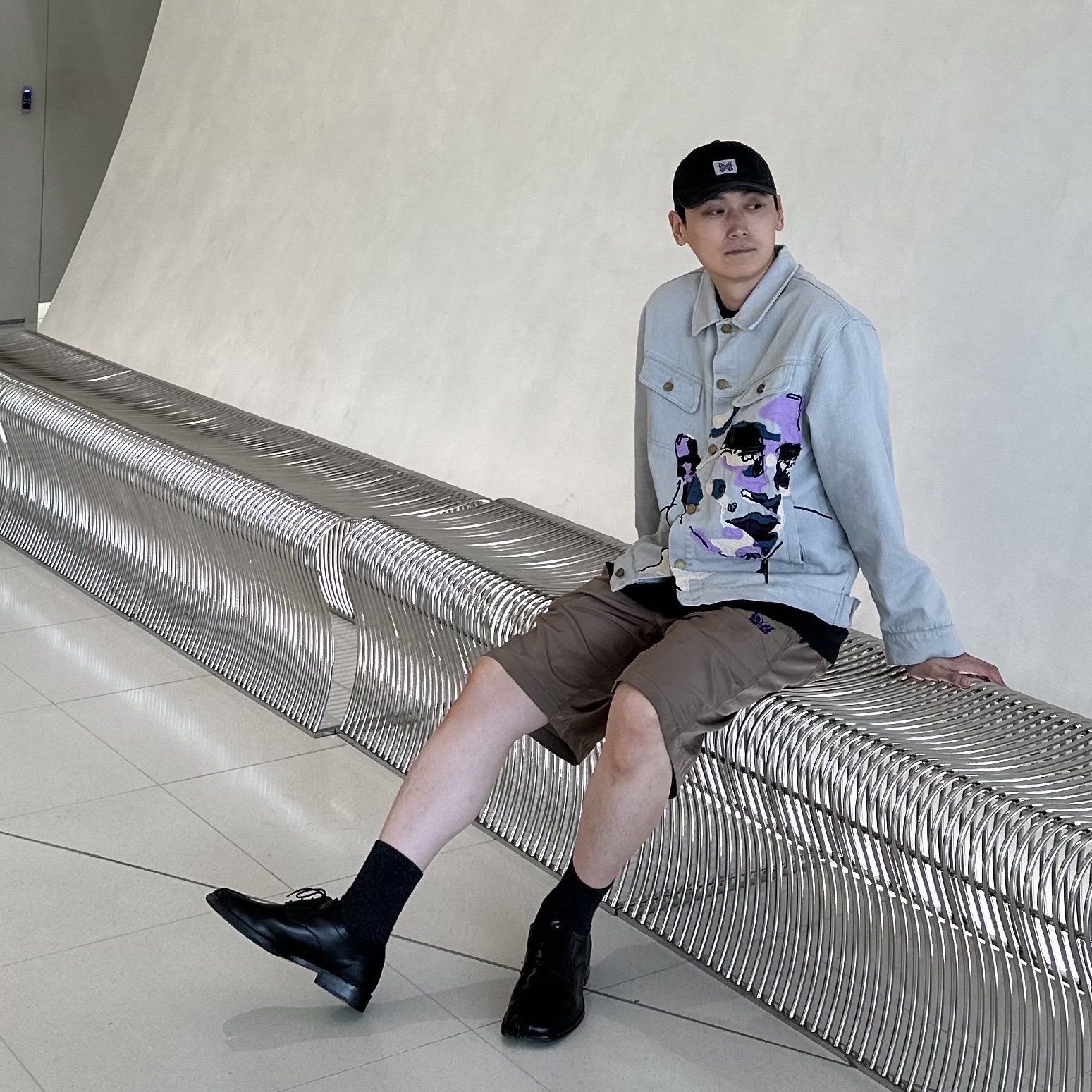 장롱이 (@_zanglong) 님의 게시물 | KREAM