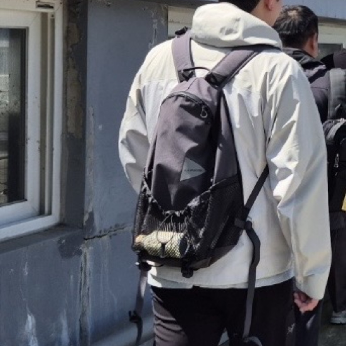 20L는 작다.. | KREAM