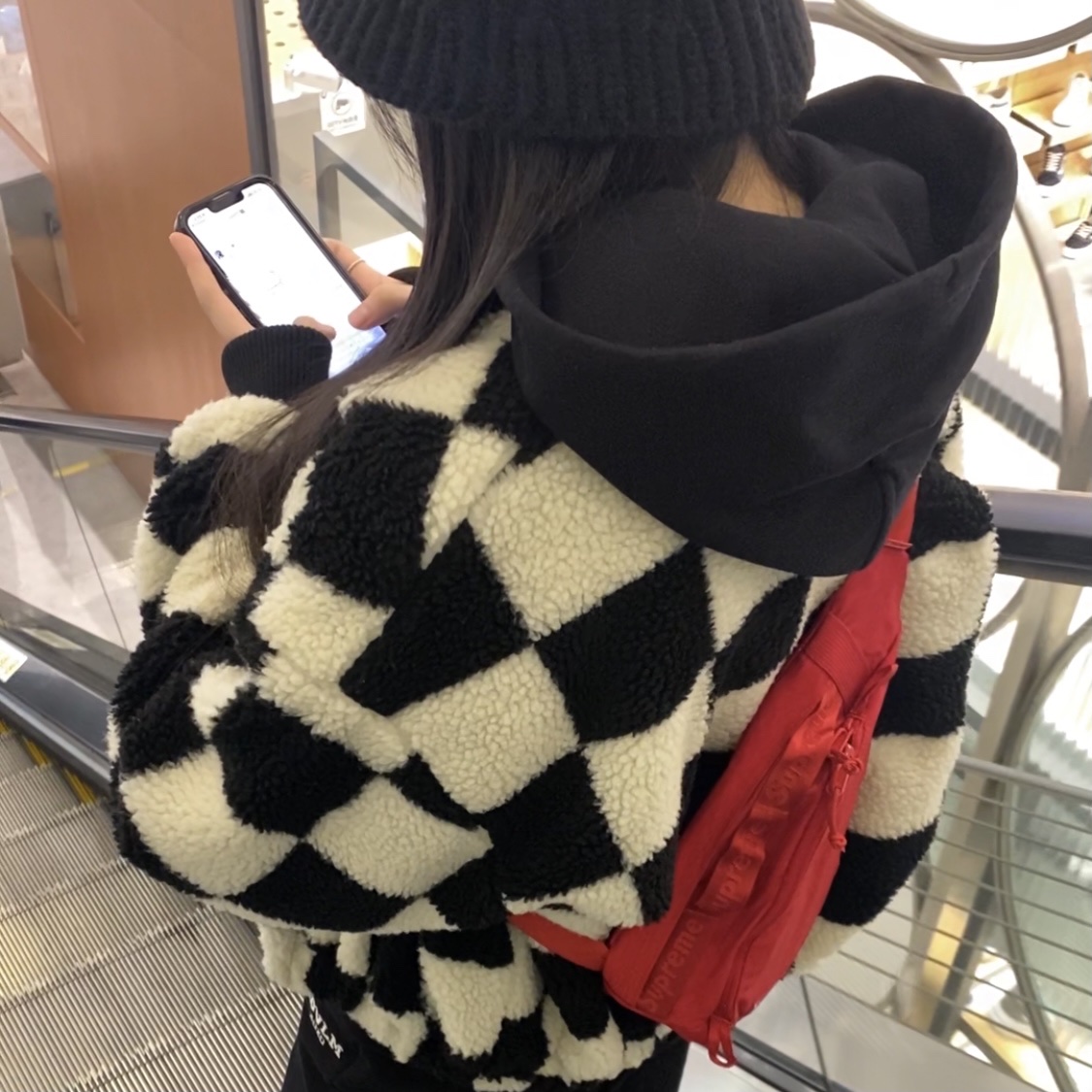 sling bag_red point | KREAM