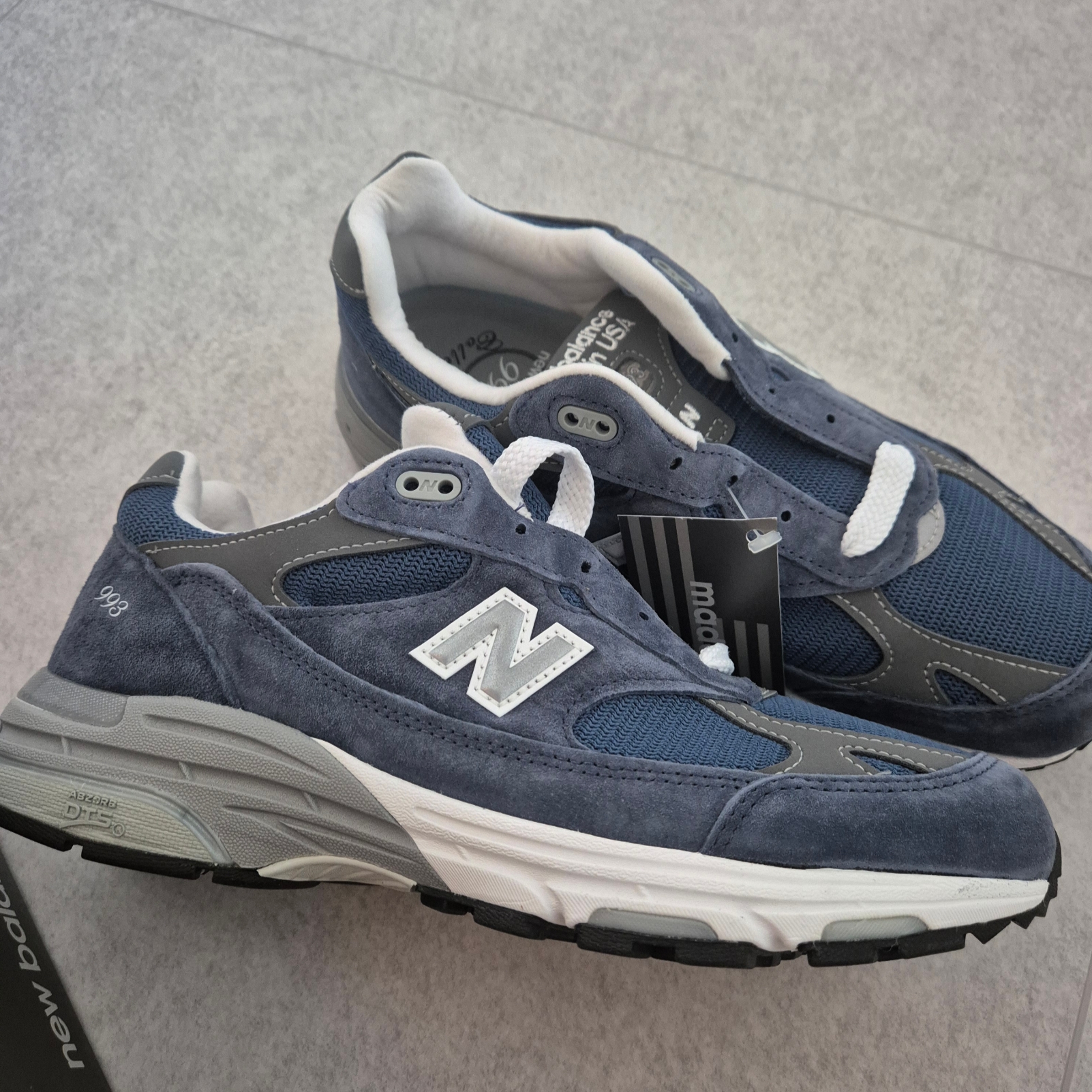 993중에 비싸지도 않고 이쁜 993 | KREAM