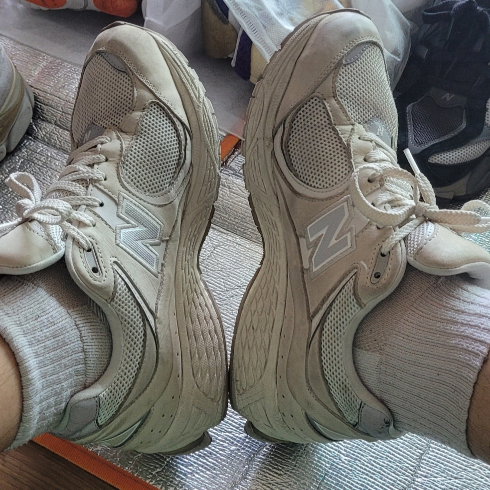 260 뉴발 2002 베이지 | KREAM