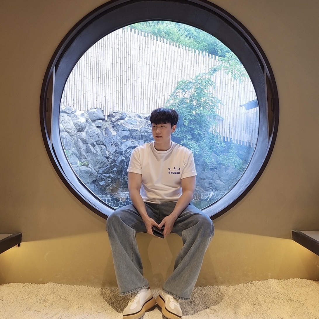 liras (@codi_fashion) 님의 게시물 | KREAM