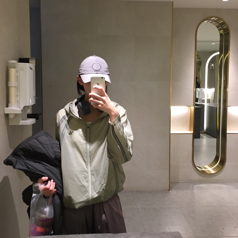 유진 (@uztili) 님의 게시물 | KREAM