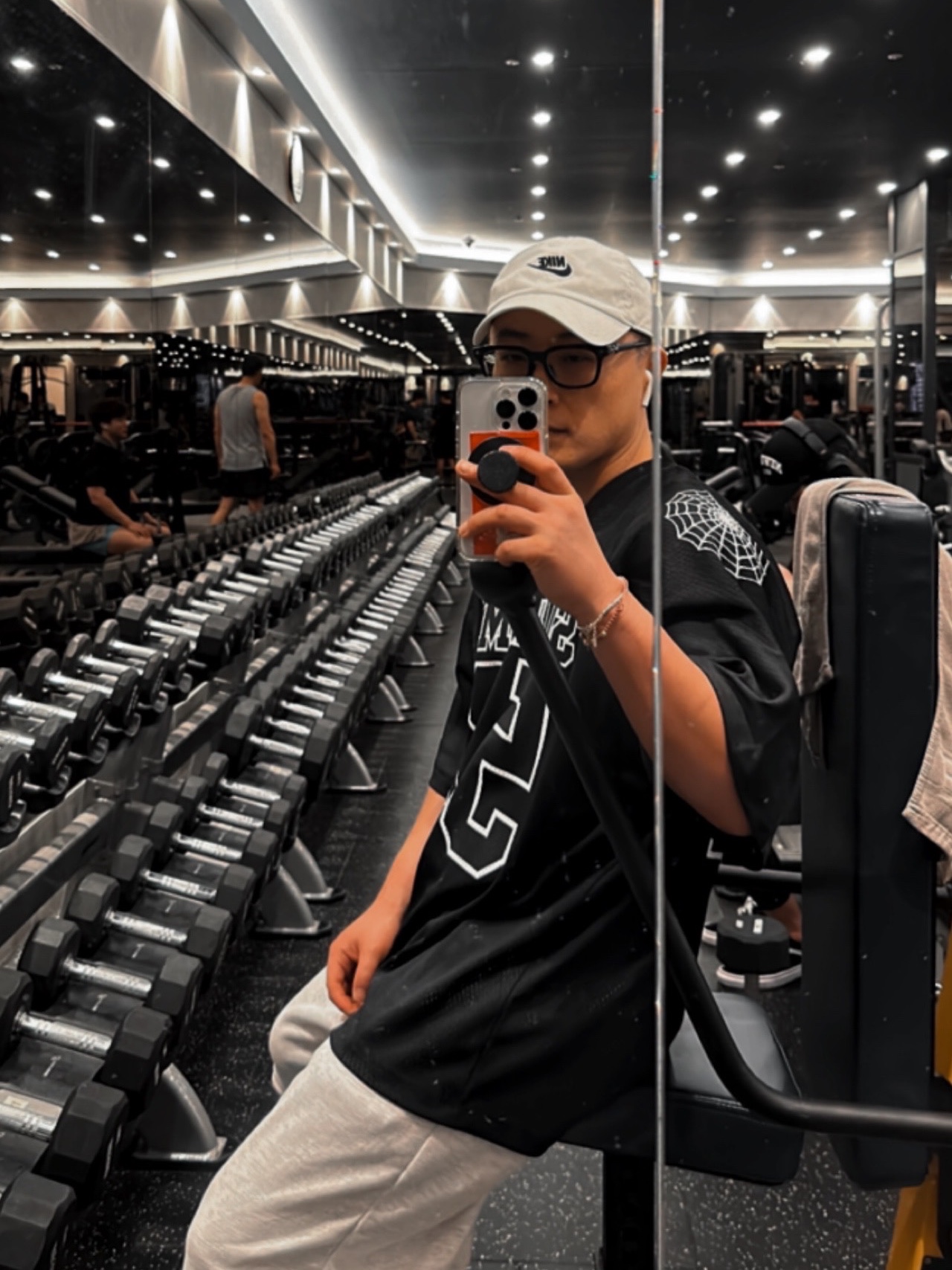 (@nong_sa) 님의 게시물 | KREAM