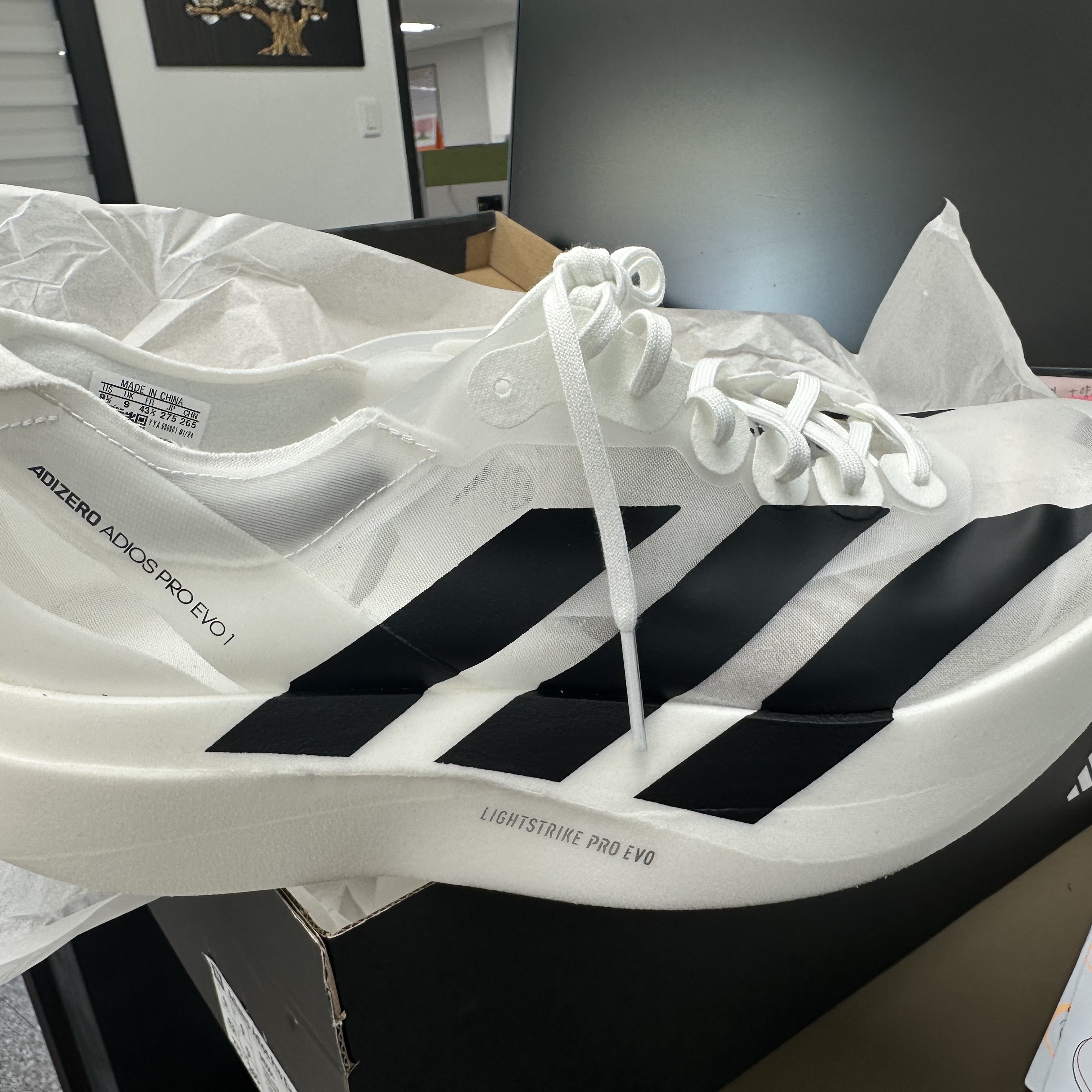 어예보이 (@rohee_1004) 님의 게시물 | KREAM