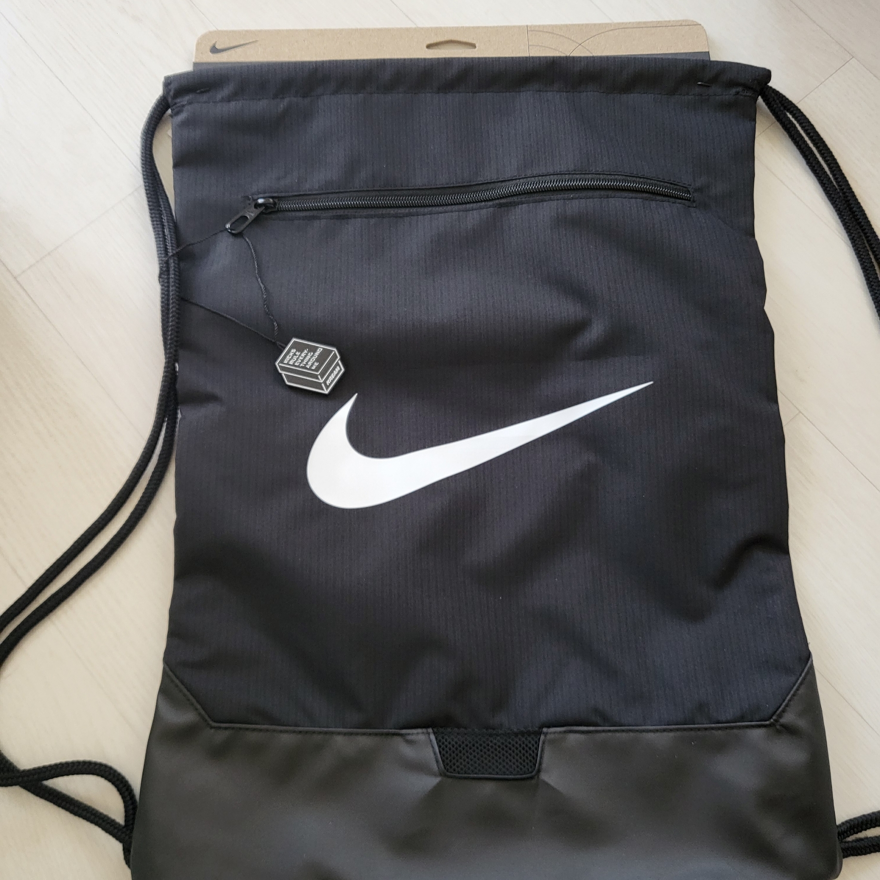 유홍구 (@mong_9) 님의 게시물 | KREAM