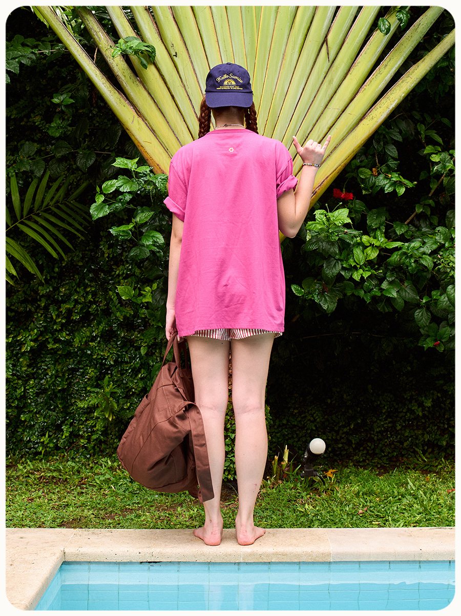 헬로선라이즈 빈티지 아치 로고 티 아이보리 | Hello Sunrise | KREAM