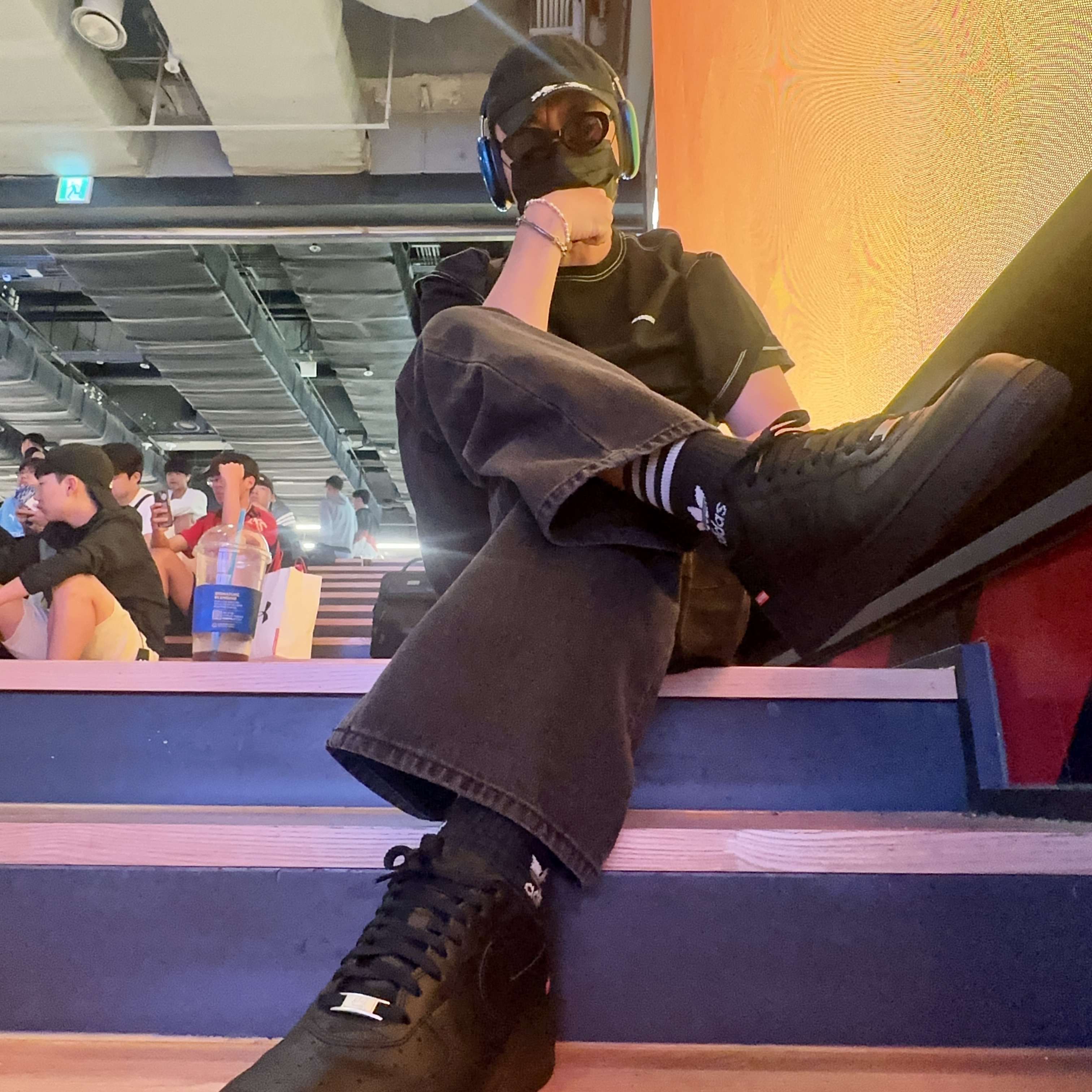 기본과분명히 다르다. | KREAM