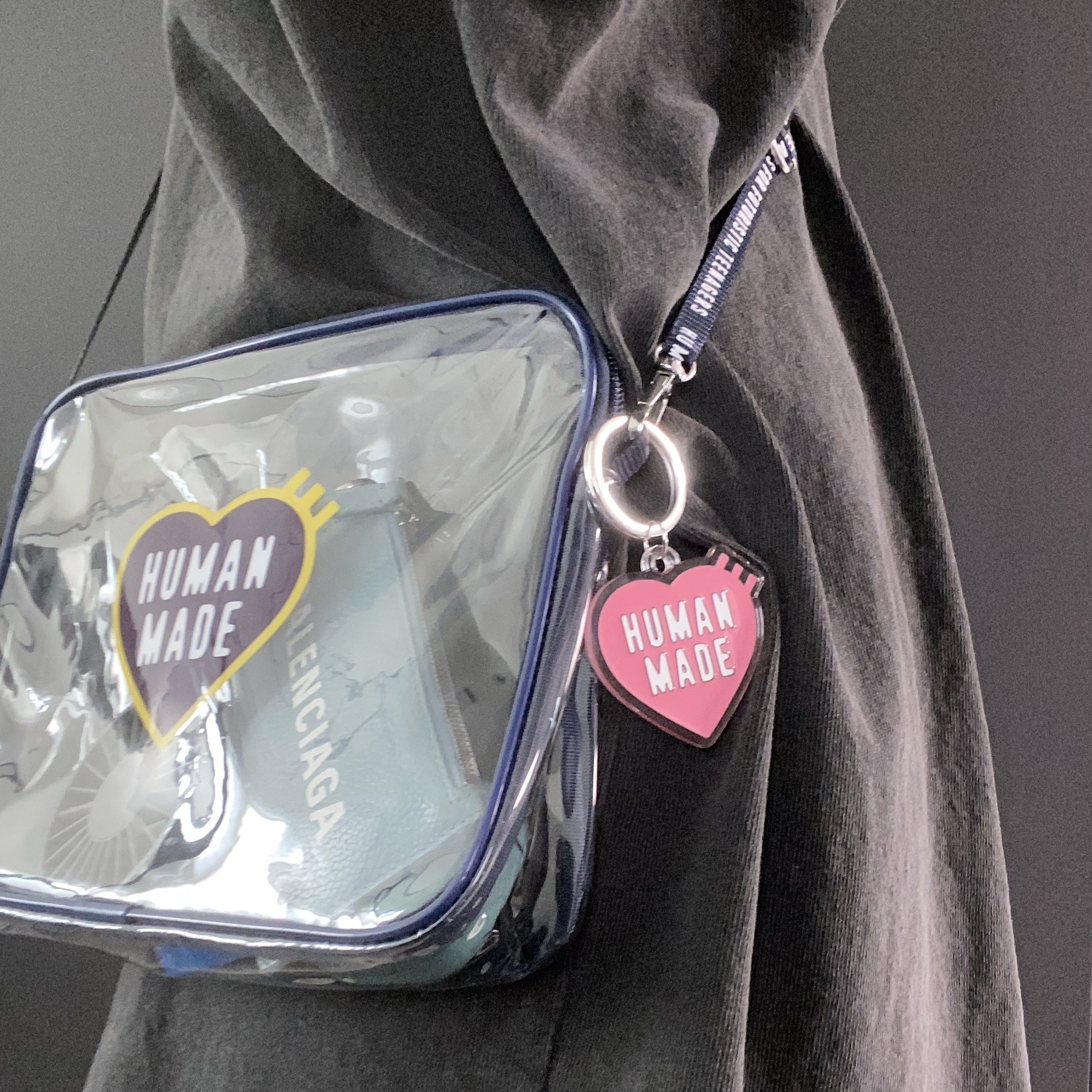 여름엔 pvc | KREAM