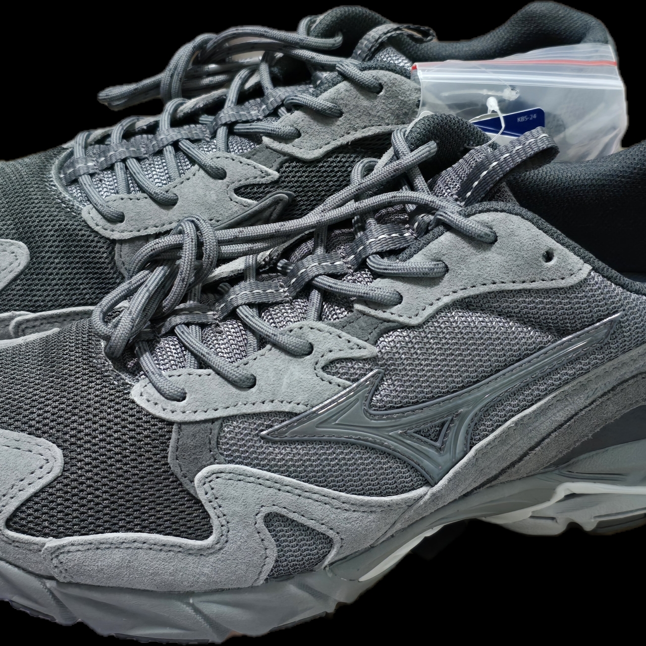 dsw33 (@vw3vhg) 님의 게시물 | KREAM