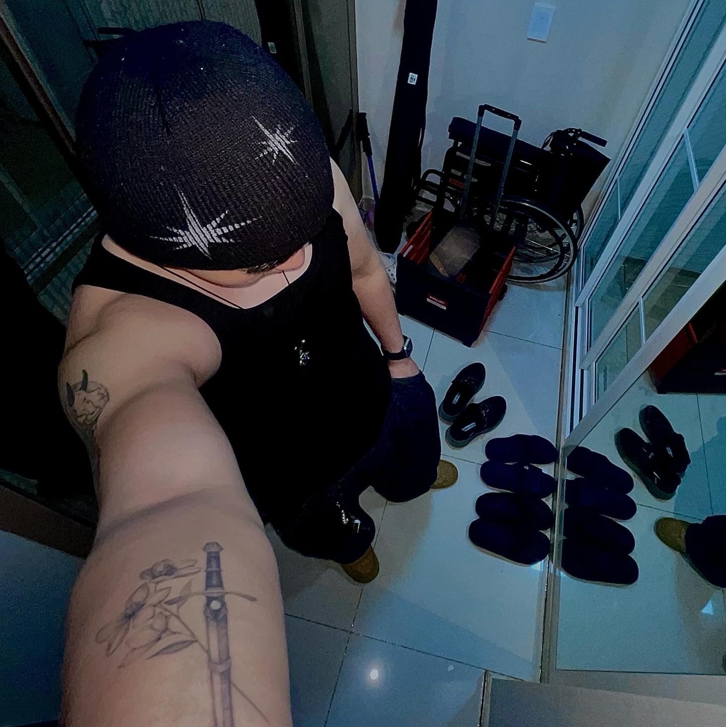 여름 시작인가 | KREAM