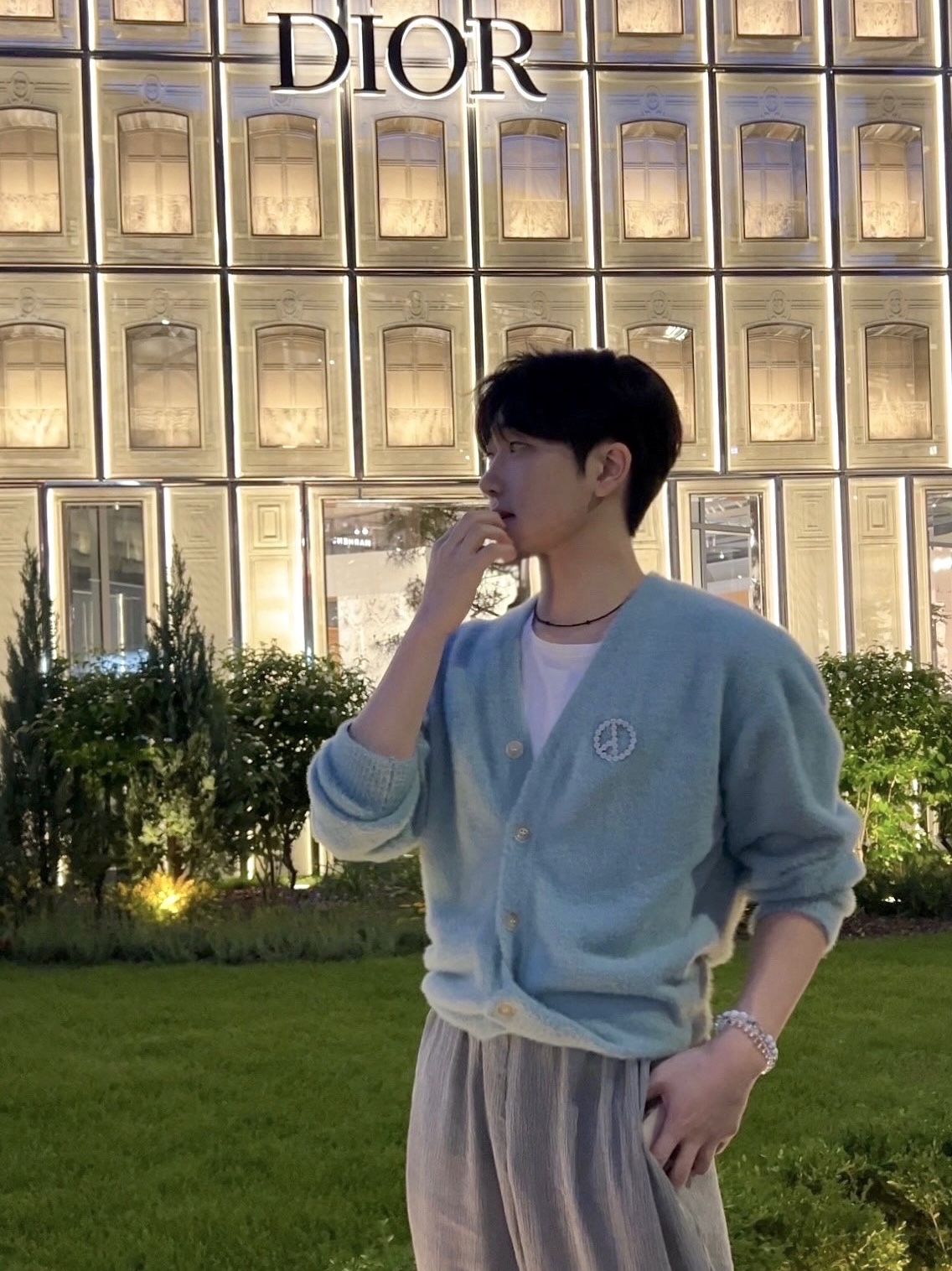 (@lv_o4_e) 님의 게시물 | KREAM