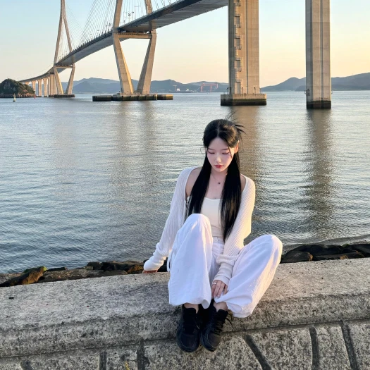 으진 (@elf_uijin) 님의 게시물 | KREAM