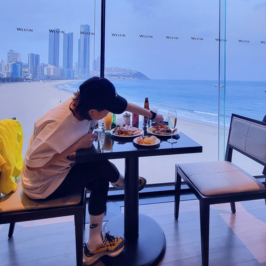 꽁 (@ggong____1654) 님의 게시물 | KREAM