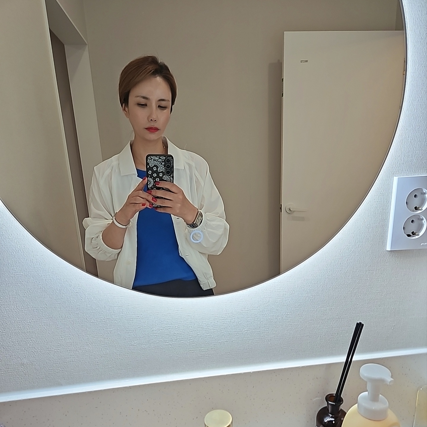 s.se_young (@s.se_young) 님의 게시물 | KREAM