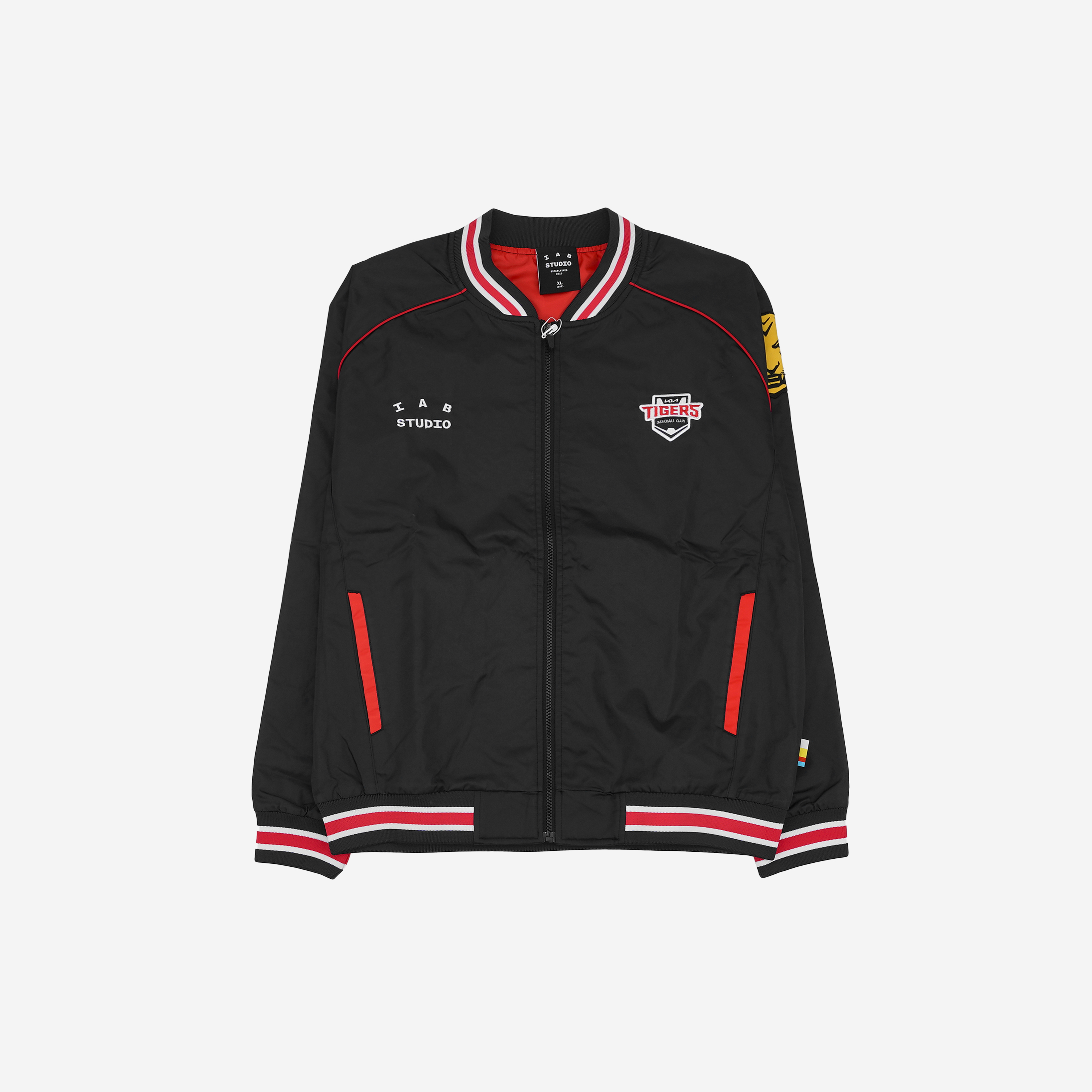 기아 타이거즈 x 아이앱 스튜디오 어센틱 춘추 점퍼 블랙 | KREAM