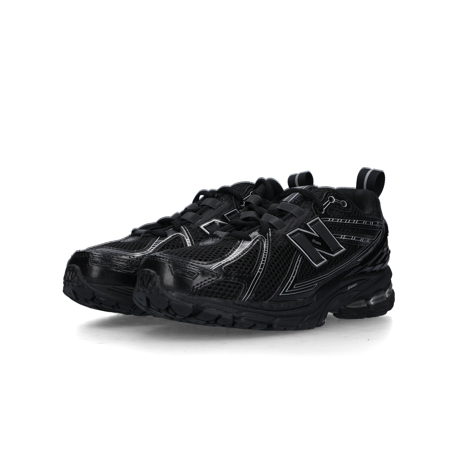 뉴발란스 1906R 트리플 블랙 | KREAM