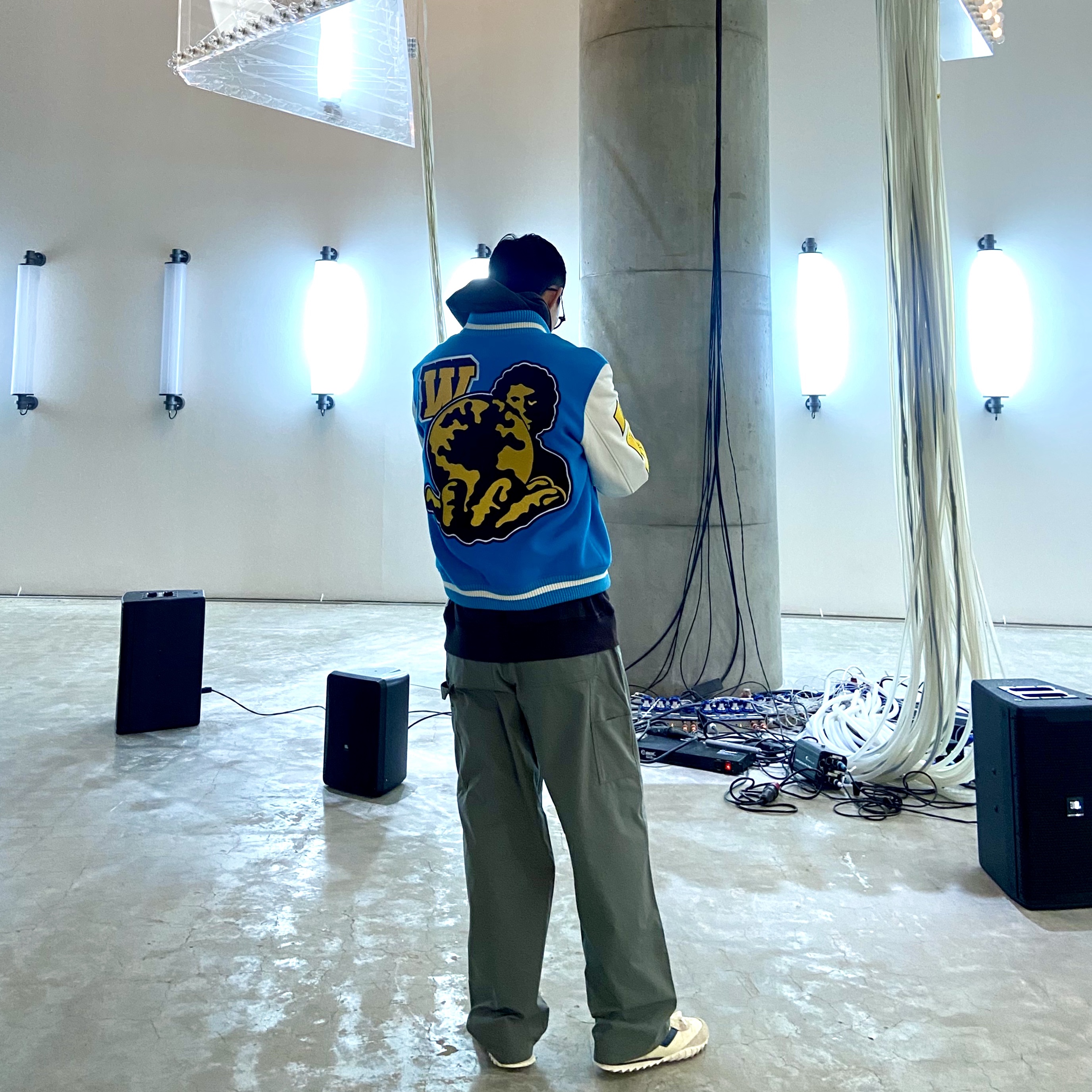 dr762cn46c (@nuej5o) 님의 게시물 | KREAM