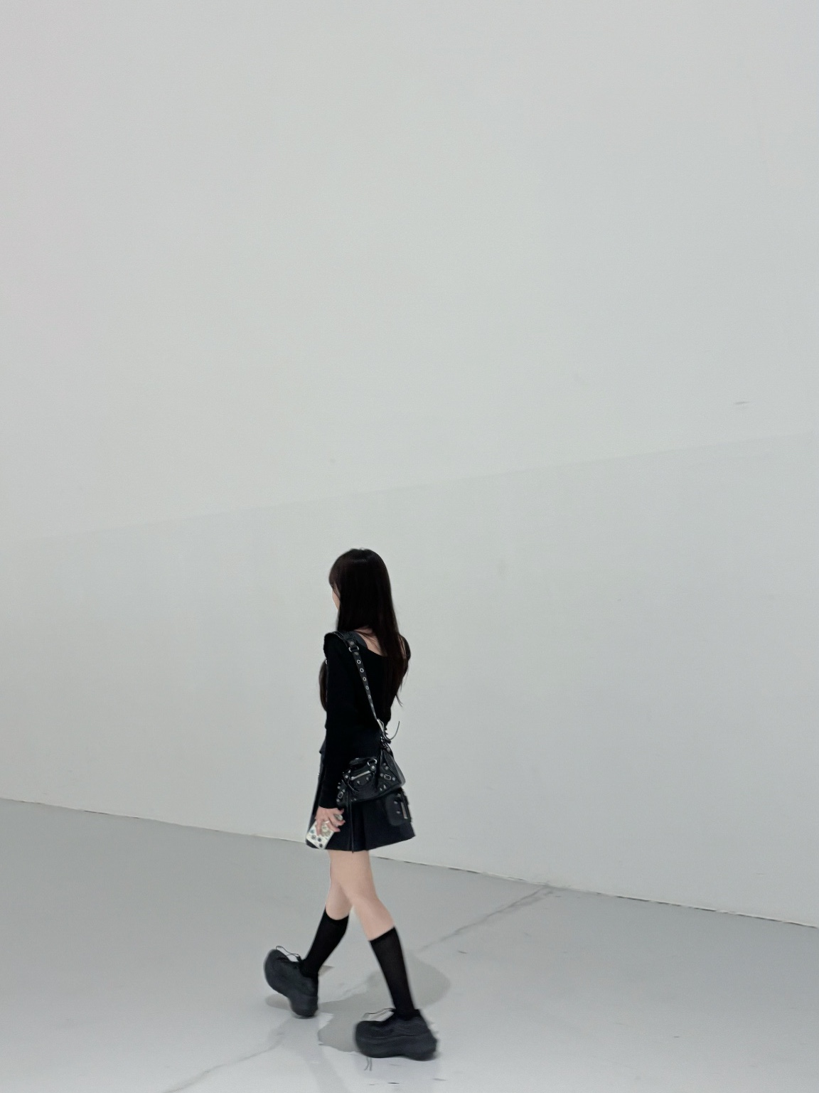 (@lovef8l) 님의 게시물 | KREAM