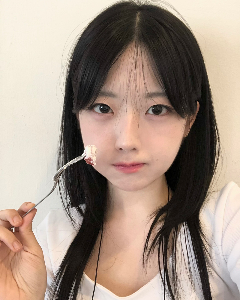 (@dnekdls) 님의 게시물 | KREAM