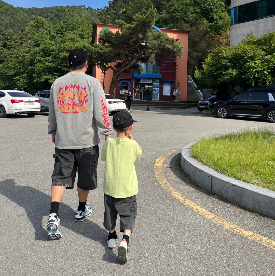 므찐슈탈 (@___one.s) 님의 게시물 | KREAM