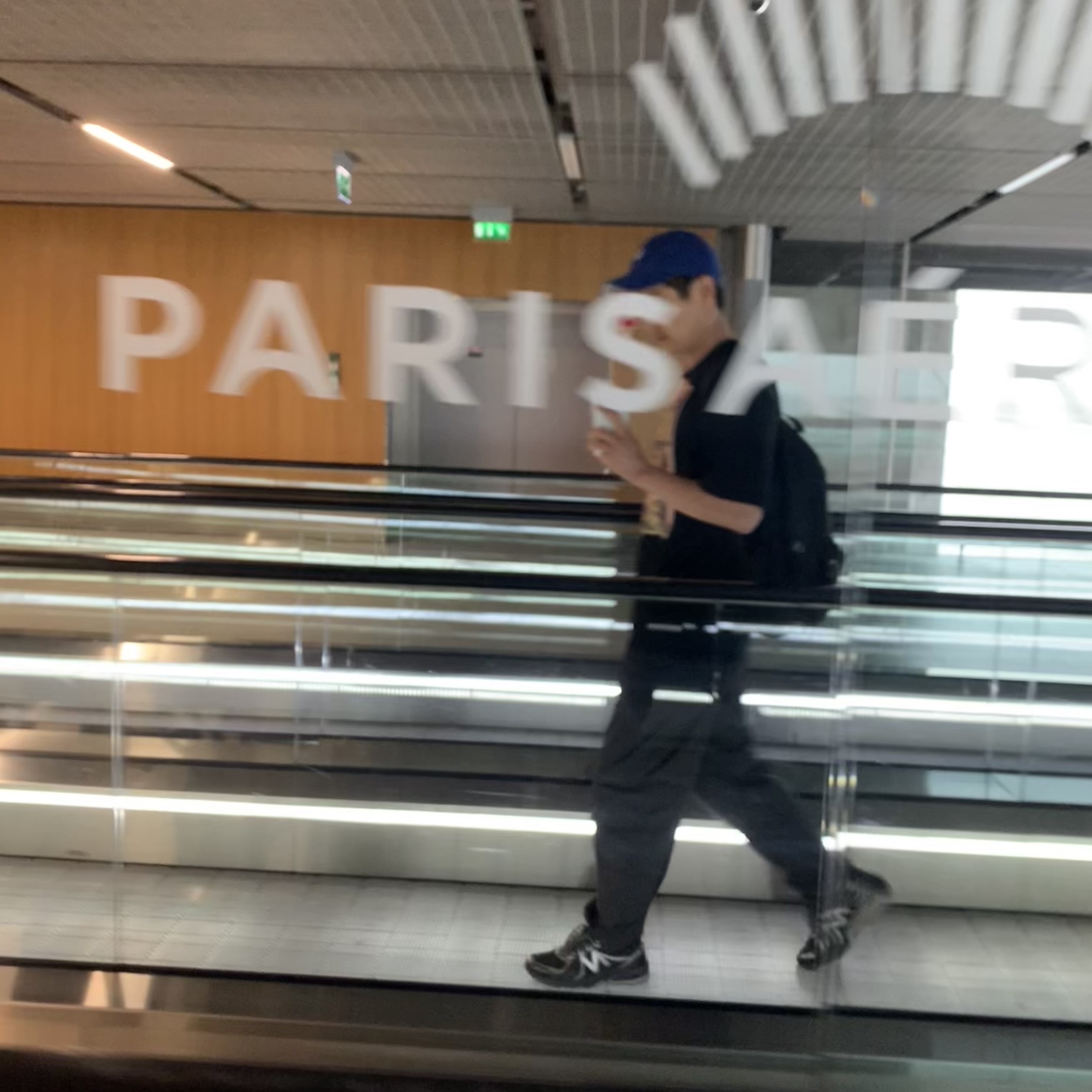 이쁩니다 사이즈는 2002 기준 반업 | KREAM