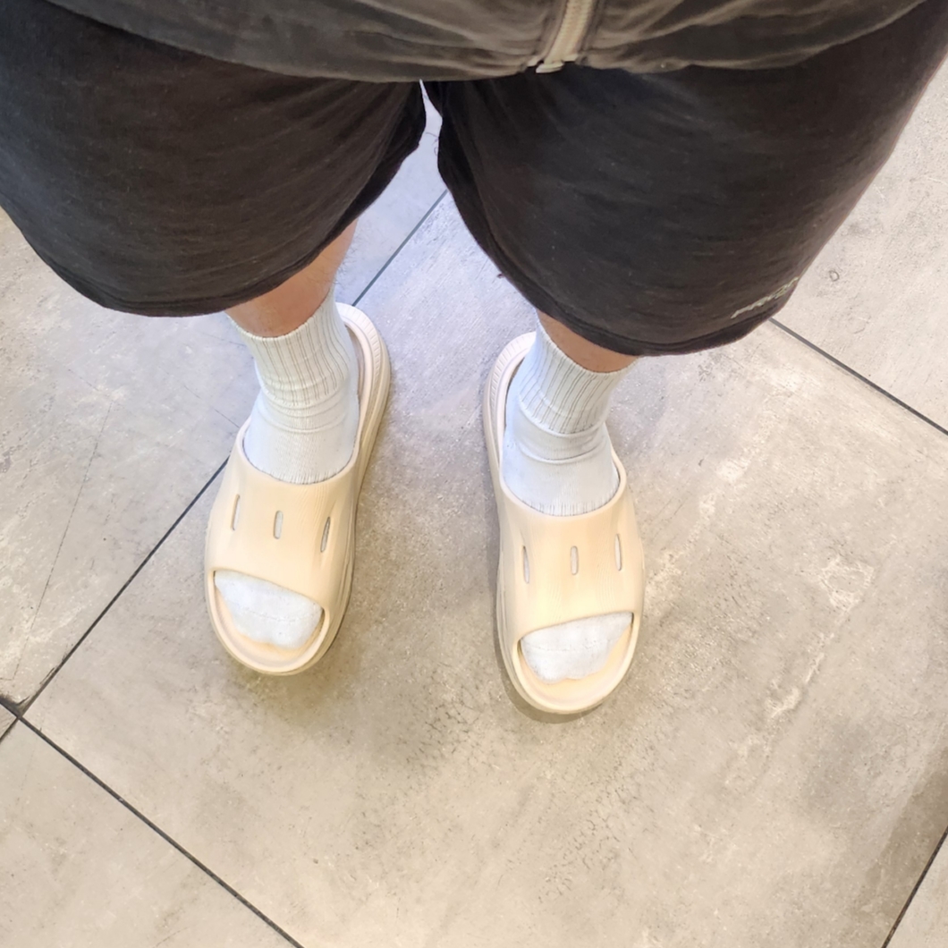 운동화265신는데 | KREAM