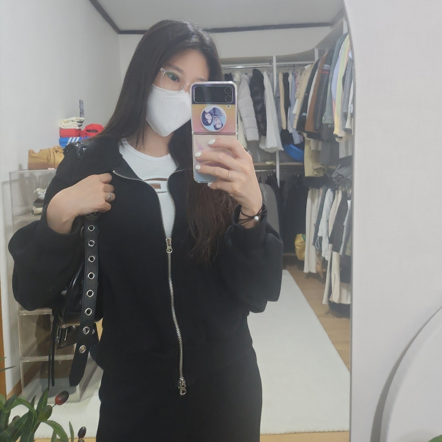 시여니 (@siyeon327) 님의 게시물 | KREAM