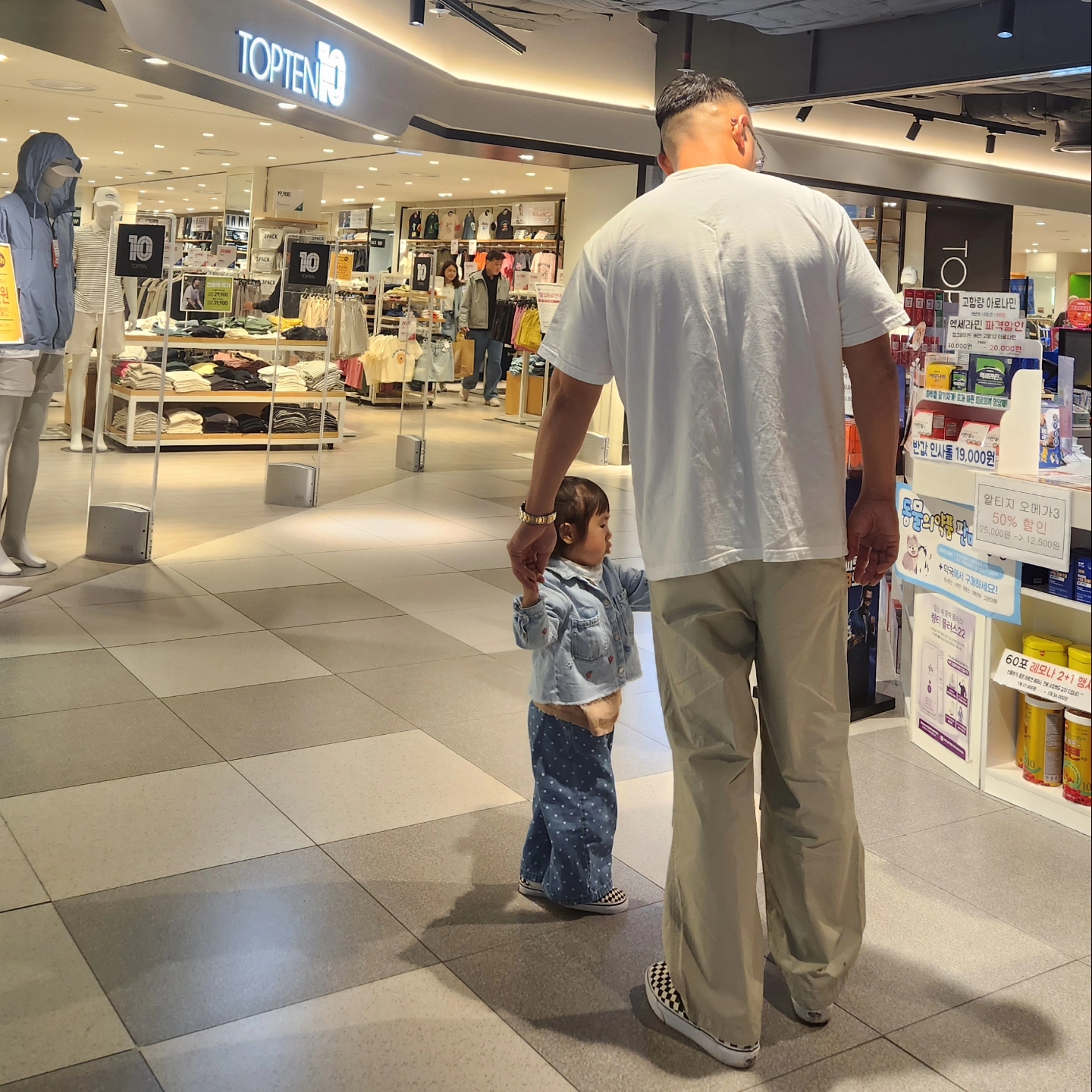 @eric_coco_0412 (@honorguard) 님의 게시물 | KREAM