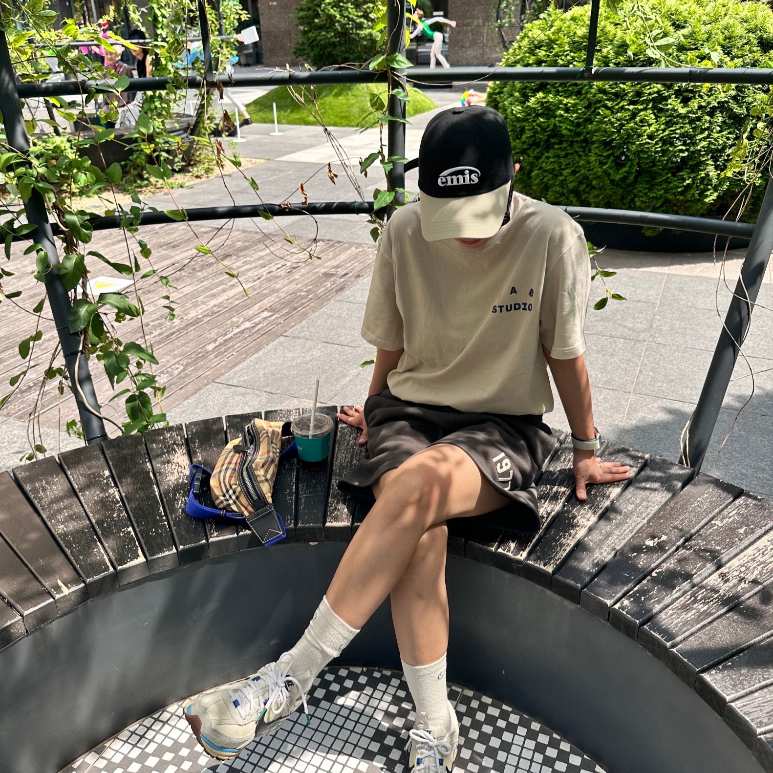 sally (@sally2580) 님의 게시물 | KREAM