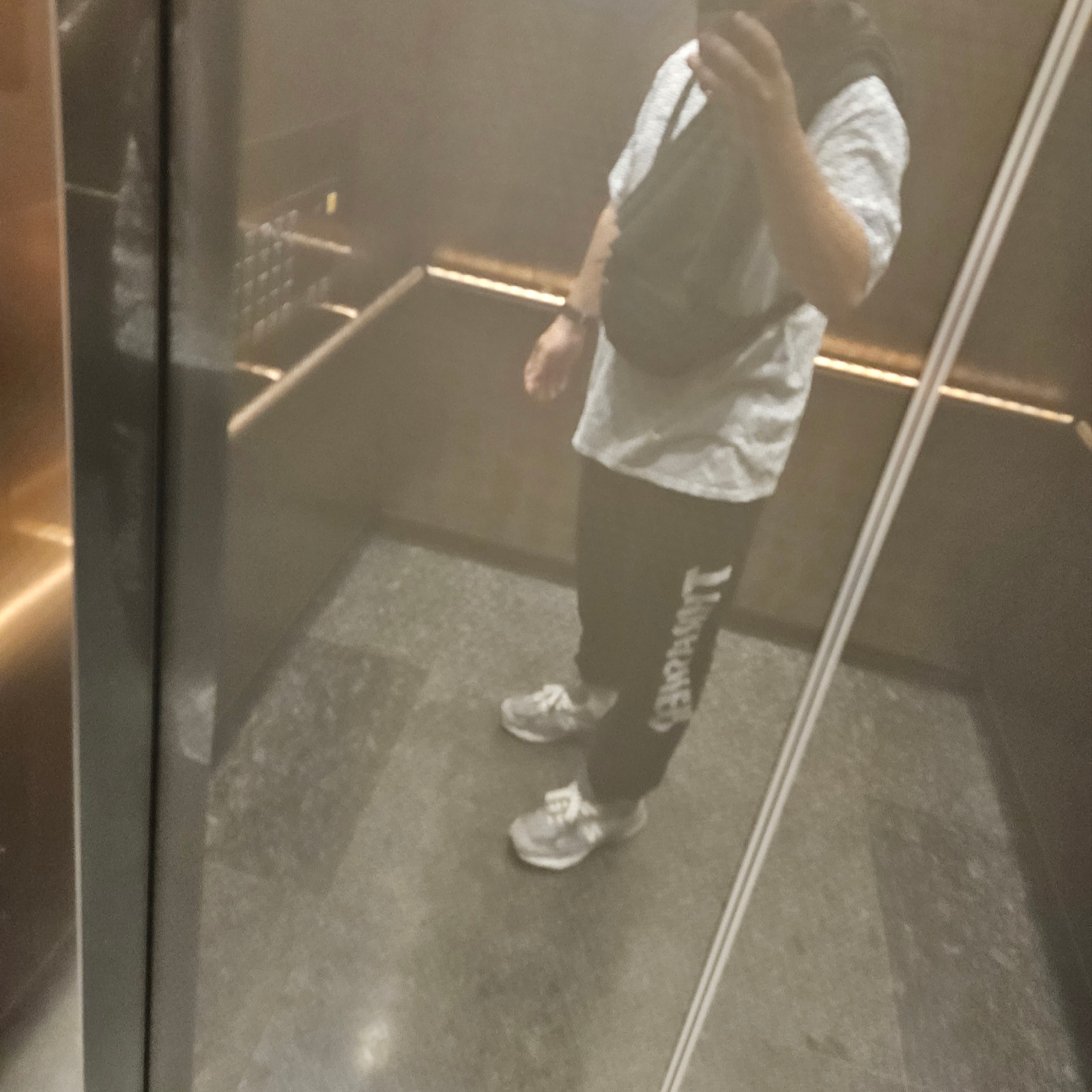 해루 (@heruda) 님의 게시물 | KREAM